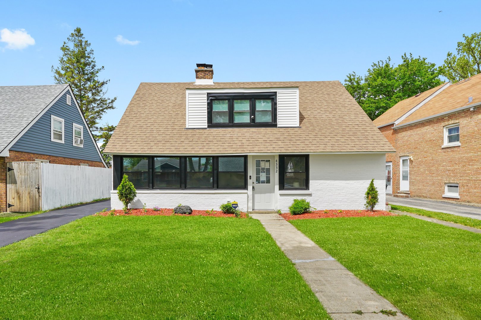 4332 Center Ave, Lyons, IL 60534 - MLS 12350713 - Coldwell Banker