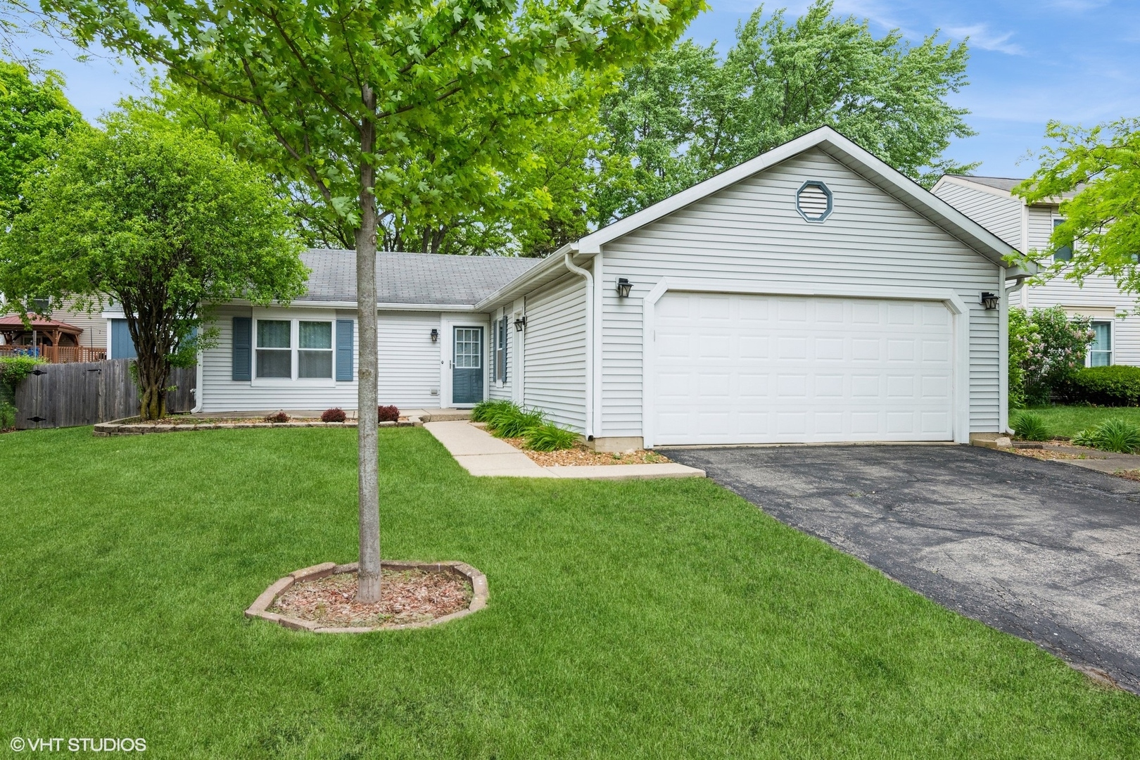 806 Idaho St, Carol Stream, IL 60188 - MLS 12367396 - Coldwell Banker
