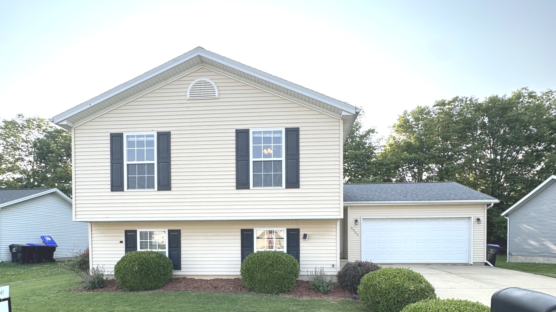 3905 Shasta Dr, Bloomington, IL 61705 - MLS 12379979 - Coldwell Banker