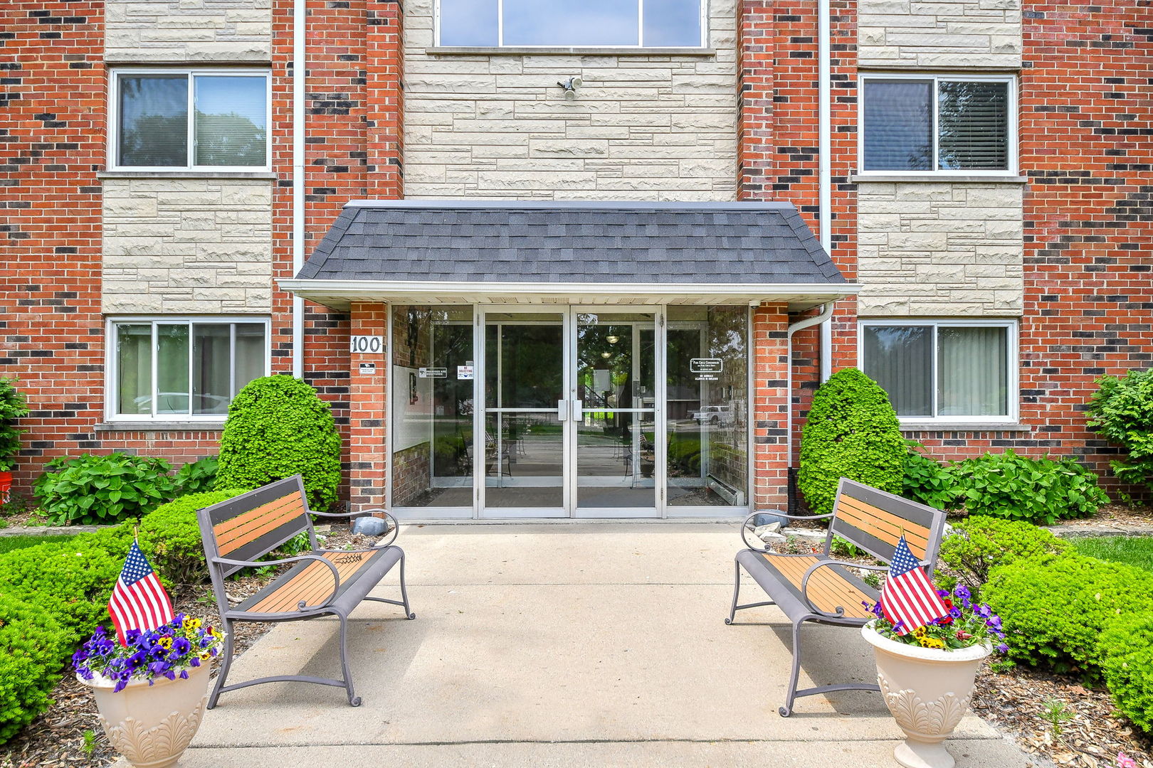 100 W Park Circle #1E, Wheaton, IL 60187 - MLS 12384814 - Coldwell Banker