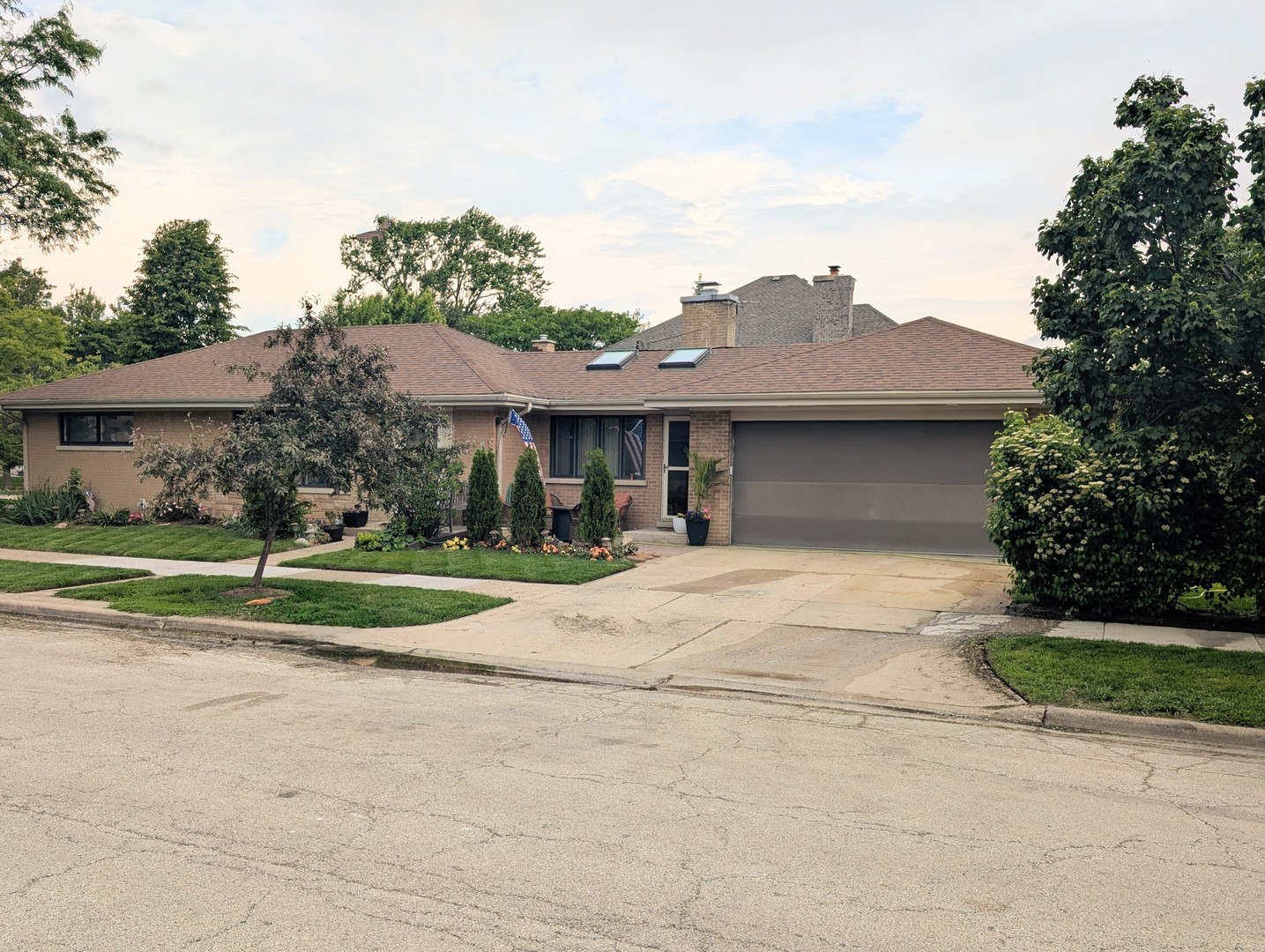 301 N Redfield Ct, Park Ridge, IL 60068 - MLS 12387840 - Coldwell Banker