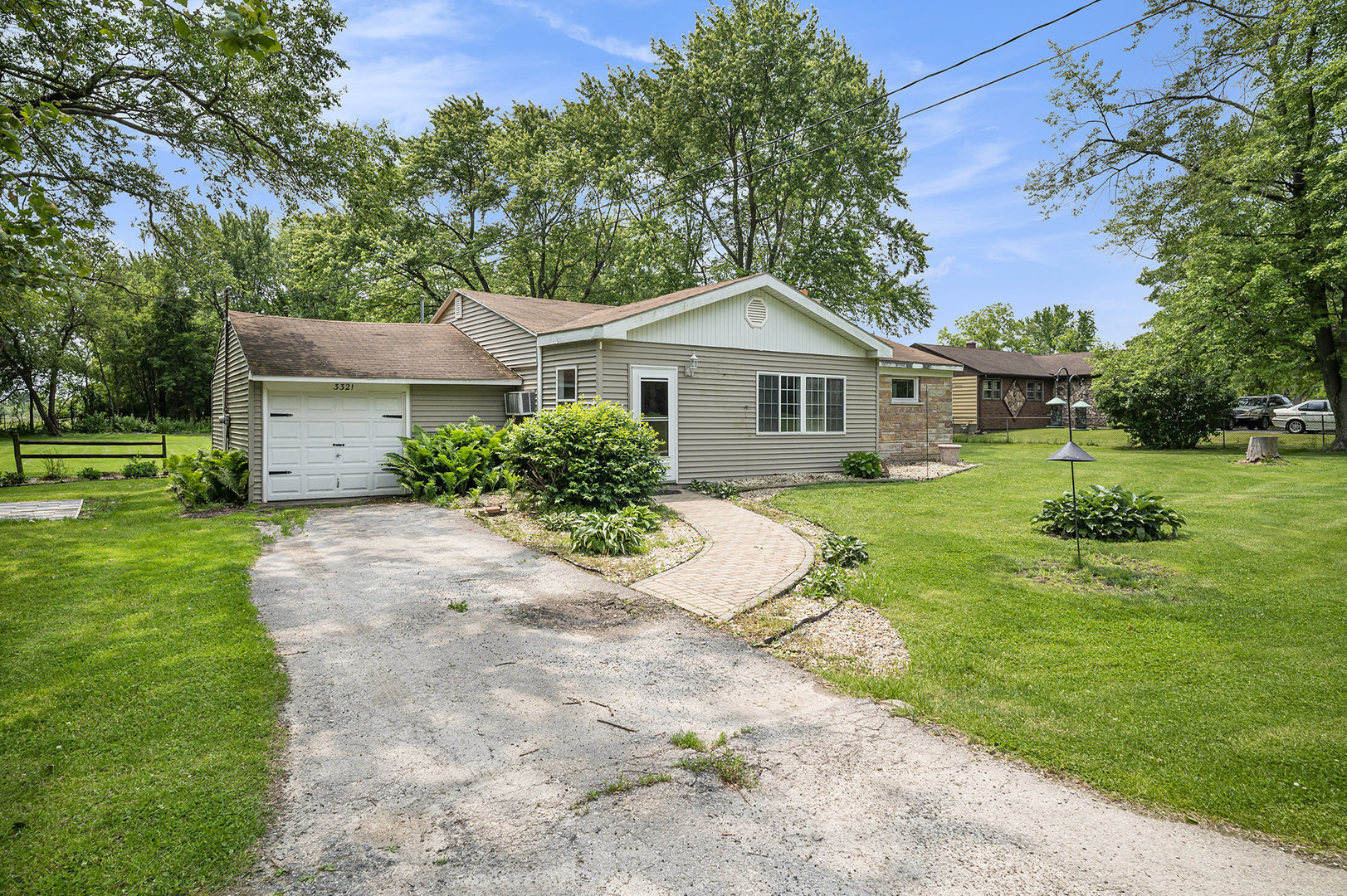 3321 E Red Oak Ln, Crete, IL 60417 - MLS 12390207 - Coldwell Banker
