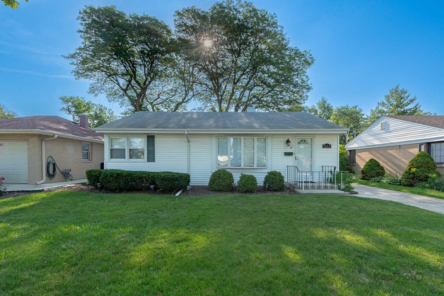 1215 Webster Ln, Des Plaines, IL 60018 - MLS 12406671 - Coldwell Banker