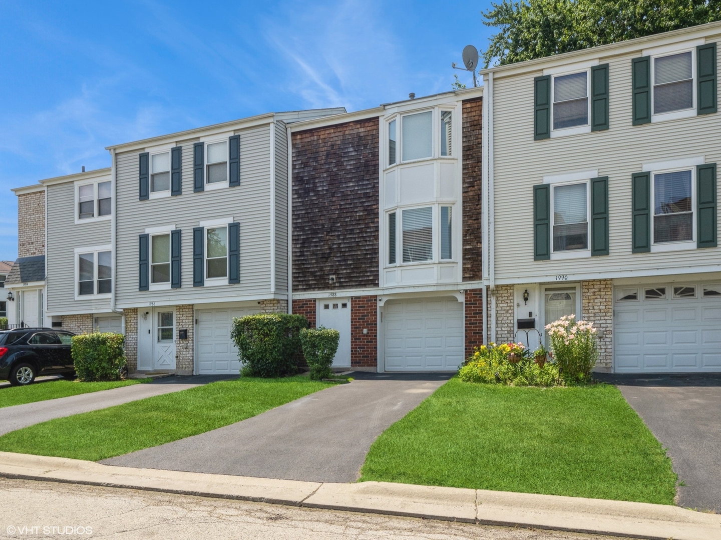 1988 Oxford Ln, Hoffman Estates, IL 60169 - MLS 12413584 - Coldwell Banker