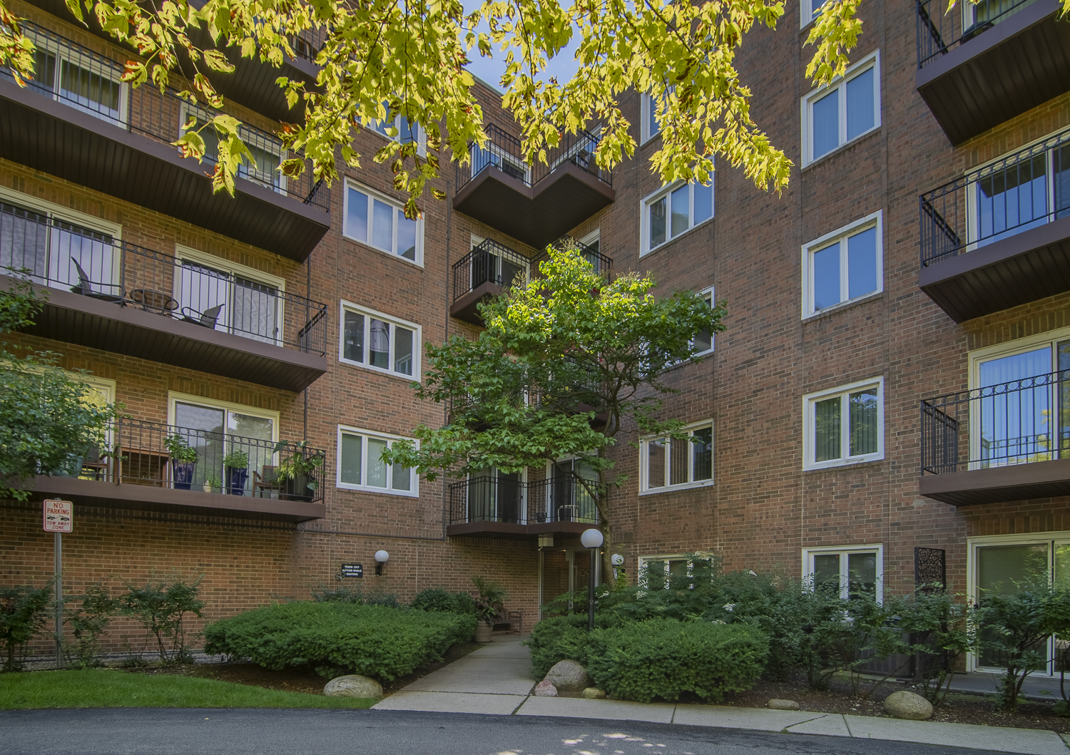 901 Hinman Ave #2C, Evanston, IL 60202 - MLS 12427655 - Coldwell Banker