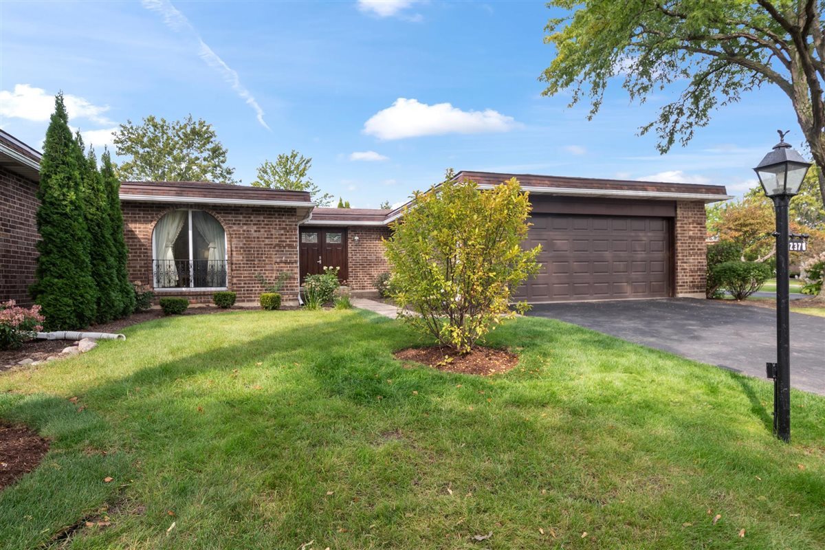 2378 Salceda Dr, Northbrook, IL 60062 - MLS 12468903 - Coldwell Banker