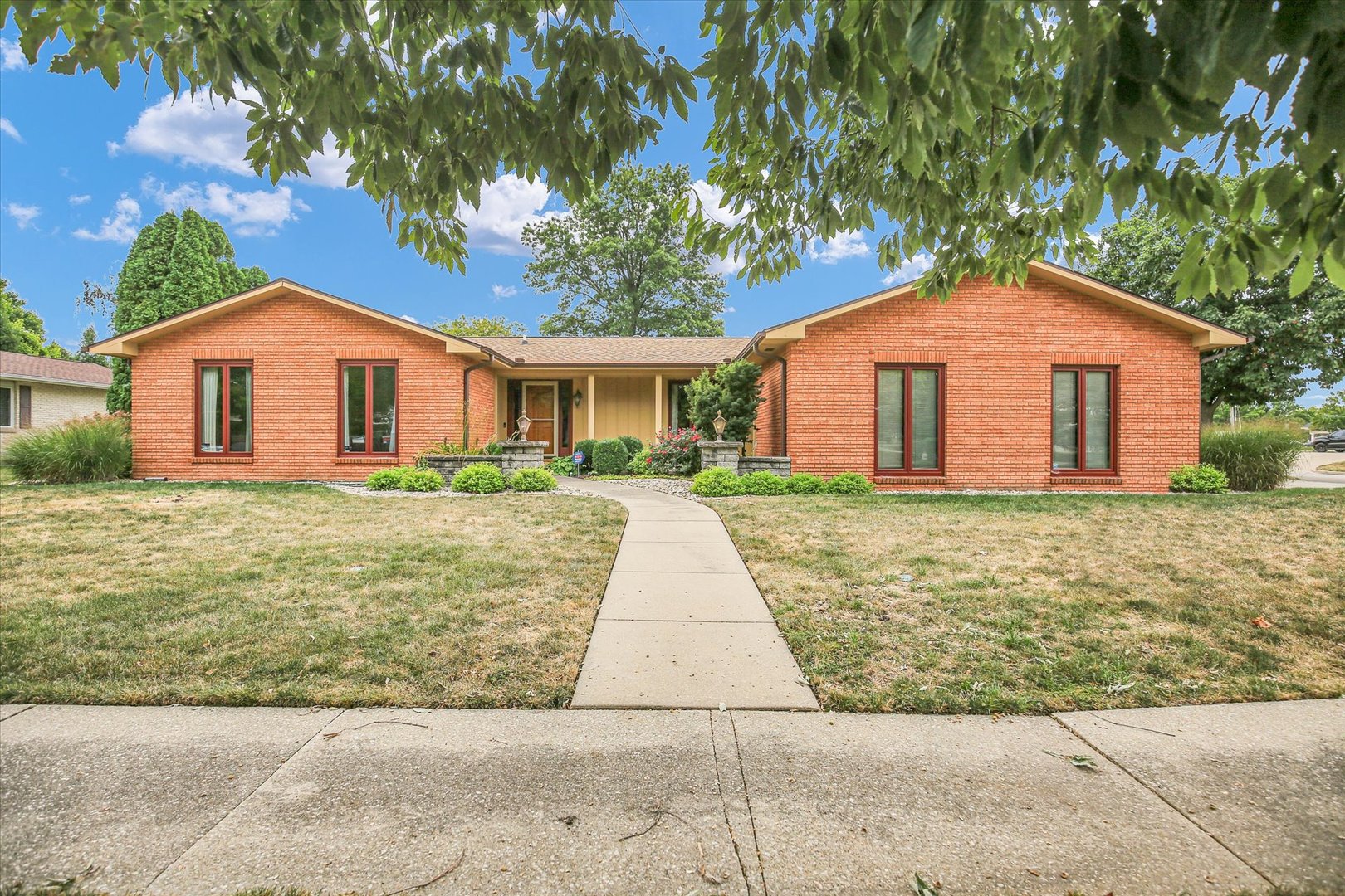1103 Ross Dr, Champaign, IL 61821 - MLS 12471992 - Coldwell Banker