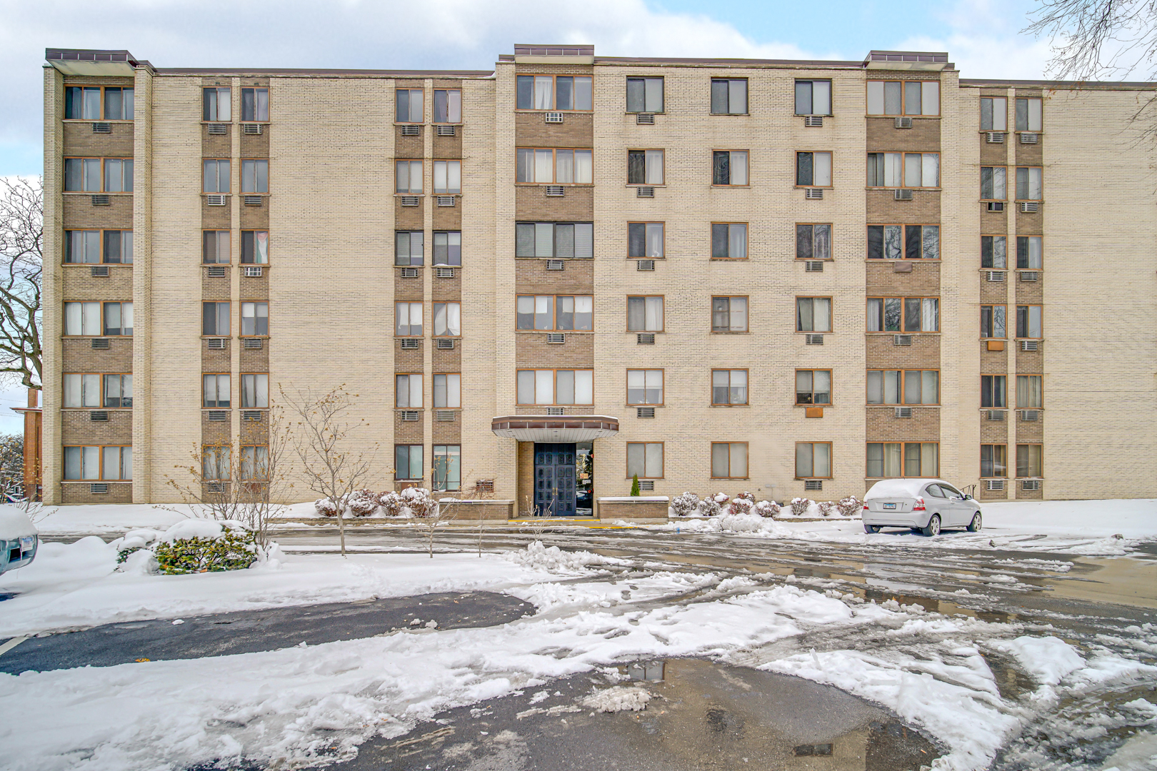 9725 S Karlov Ave #402, Oak Lawn, IL 60453 - MLS 12525442 - Coldwell Banker