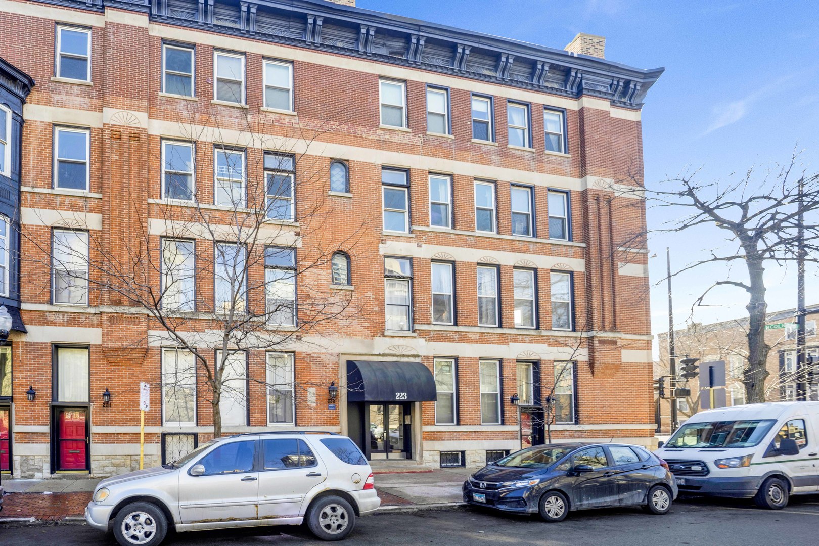 223 W Wisconsin St #3A, Chicago, IL 60614 - MLS 12567722 - Coldwell Banker