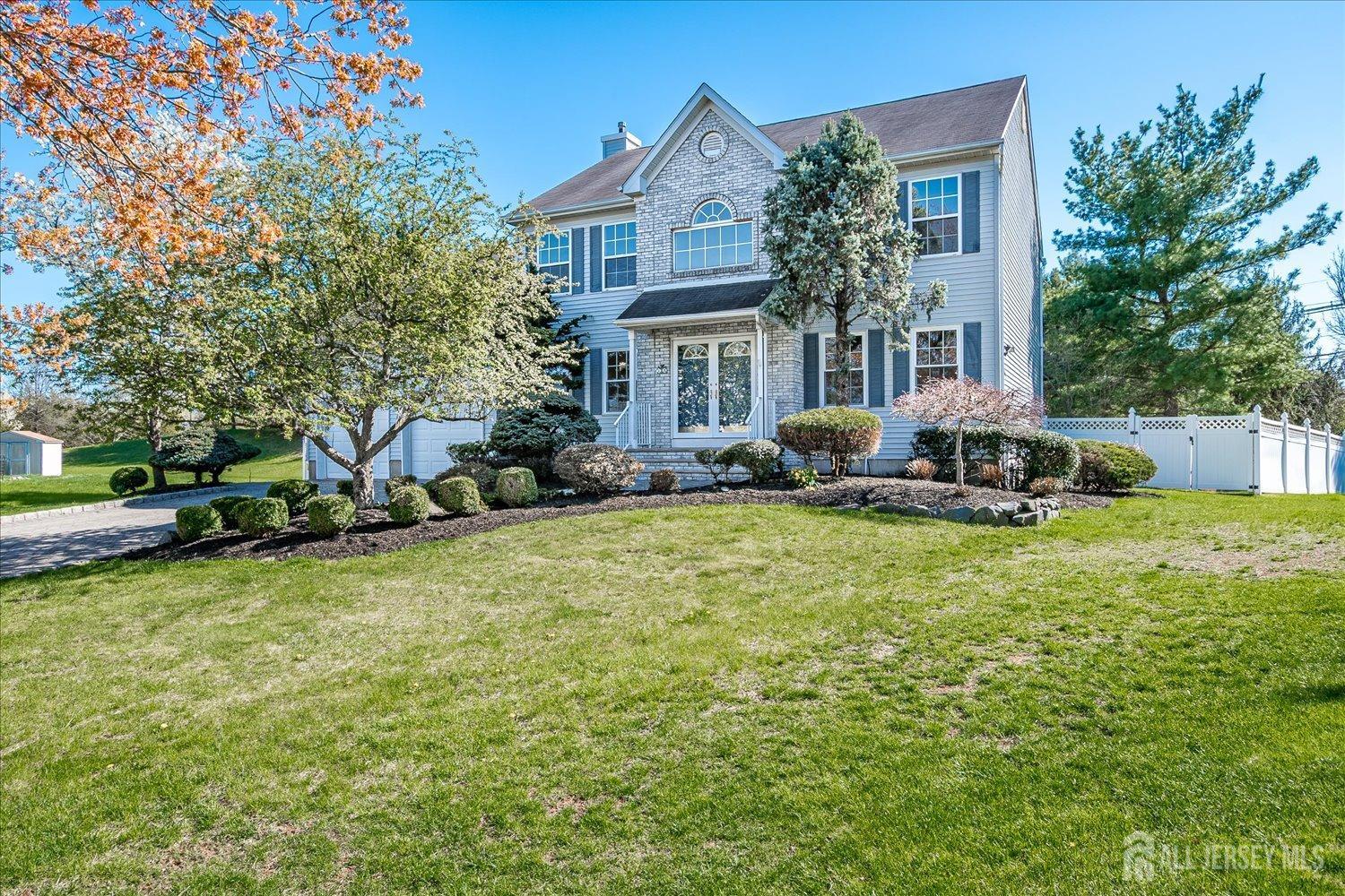 12 Carriage Dr, Piscataway Township, NJ 08854 - MLS 2512246R - Coldwell ...
