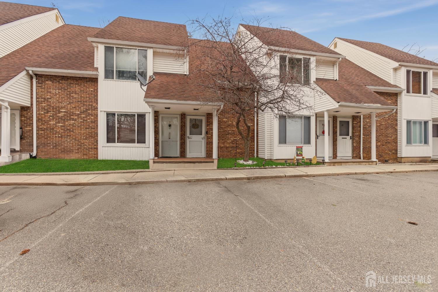 8 Nicholas Ct, Spotswood, NJ 08884 - MLS 2608835R - Coldwell Banker