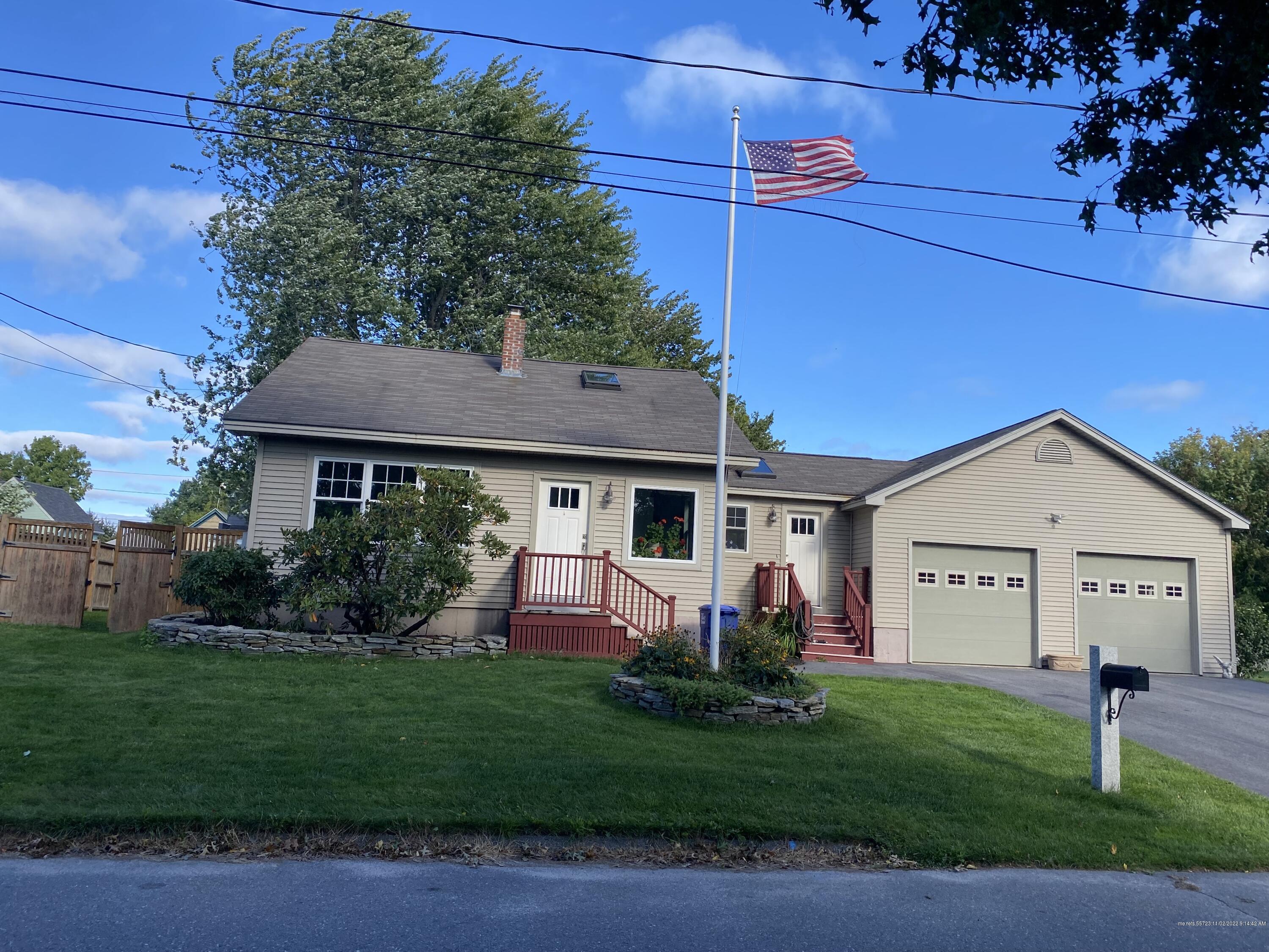 176 School St, South Portland, ME 04106 - MLS 1545505 - Coldwell Banker