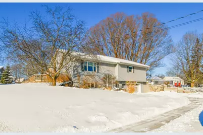 1423 Hillcrest Dr, Kaukauna, WI 54130 - MLS 50303827 - Coldwell Banker