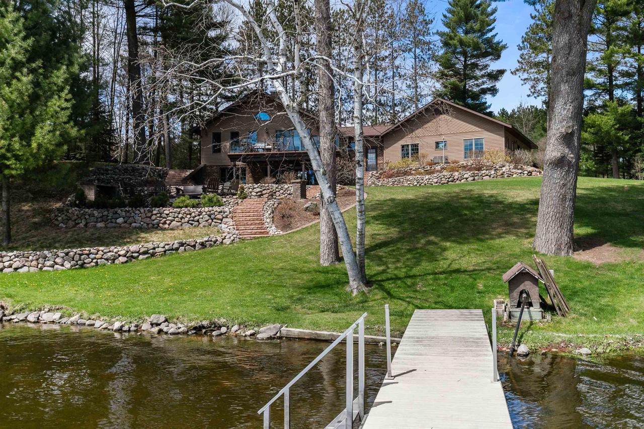 W8005 Long Lake Dr, Clintonville, WI 54929 - MLS 50307257 - Coldwell Banker