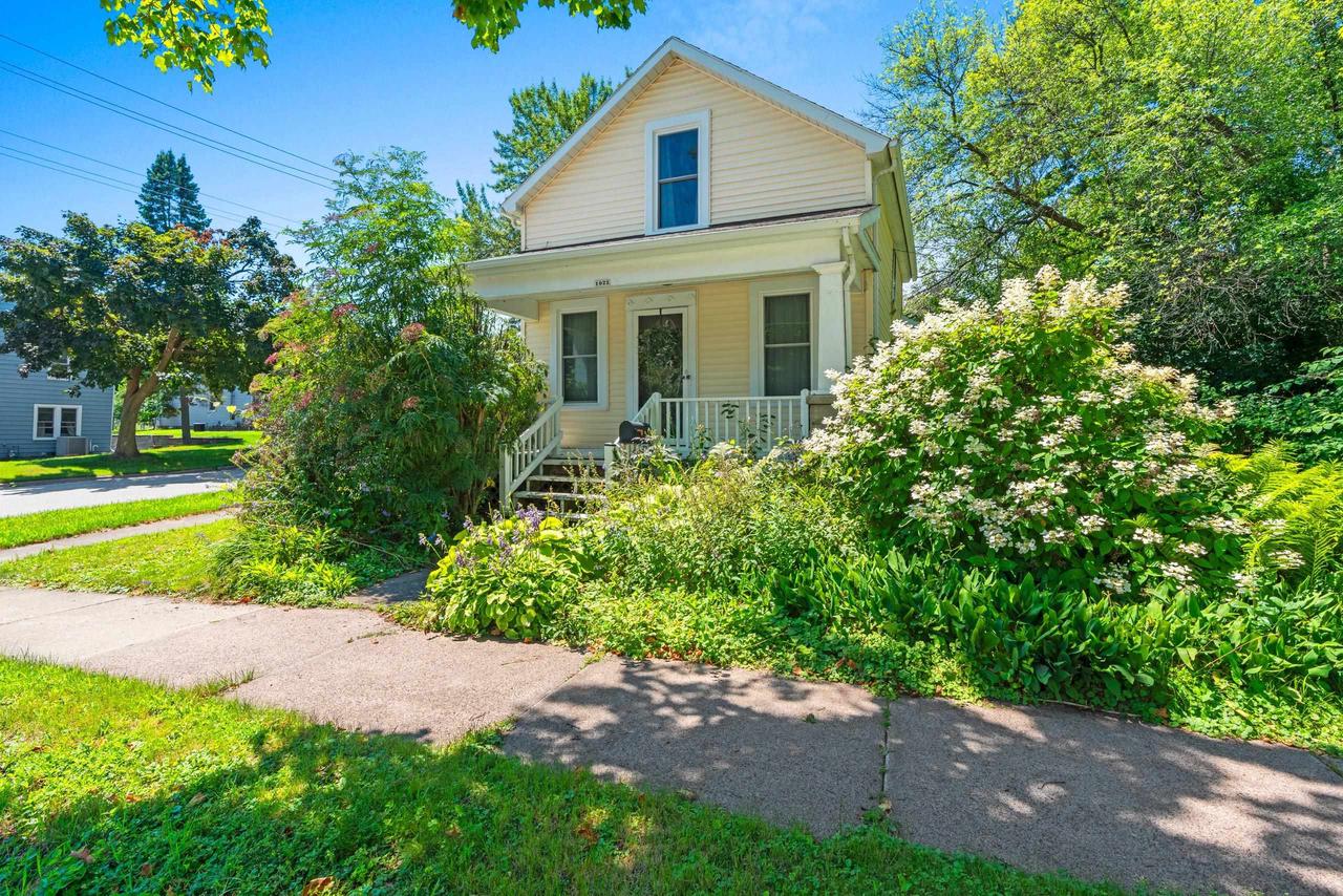 1025 S Lawe St, Appleton, WI 54915 - MLS 50311967 - Coldwell Banker