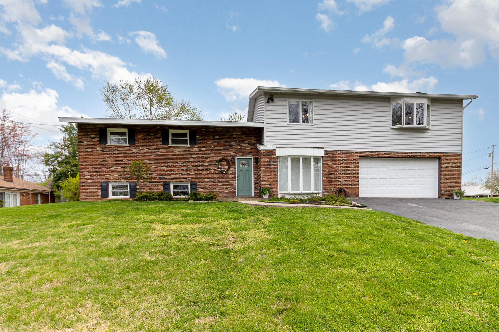 17 Ridge View Dr, Dry Ridge, KY 41035 - MLS 631632 - Coldwell Banker