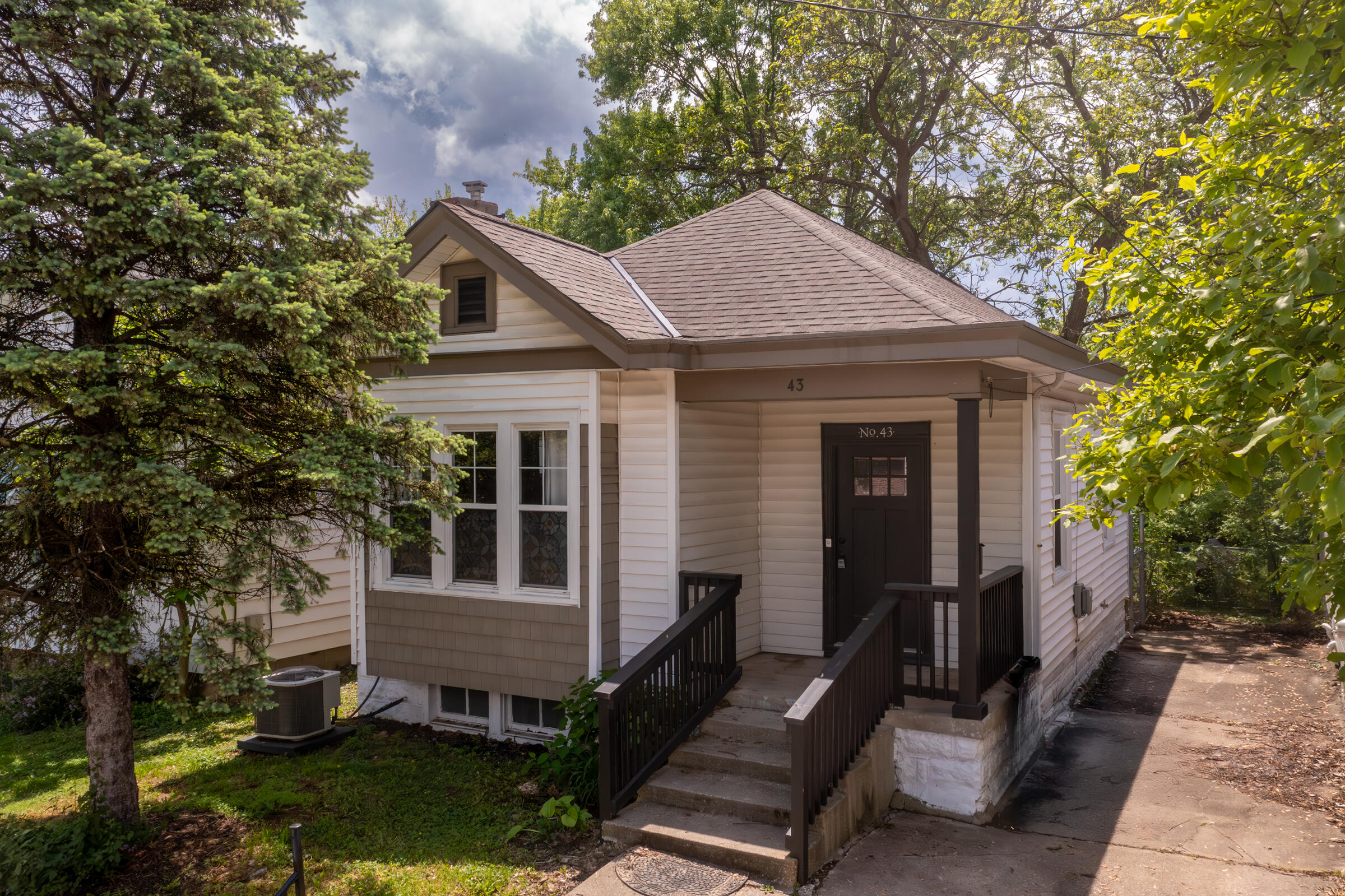 43 E 40th St, Covington, KY 41015 - MLS 632145 - Coldwell Banker