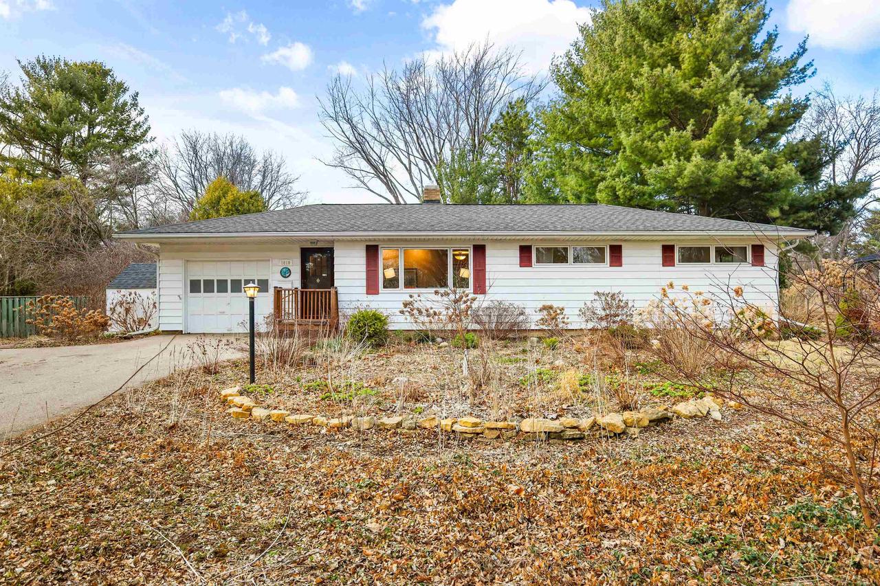 5818 Barton Rd, Madison, WI 53711 - MLS 1996783 - Coldwell Banker