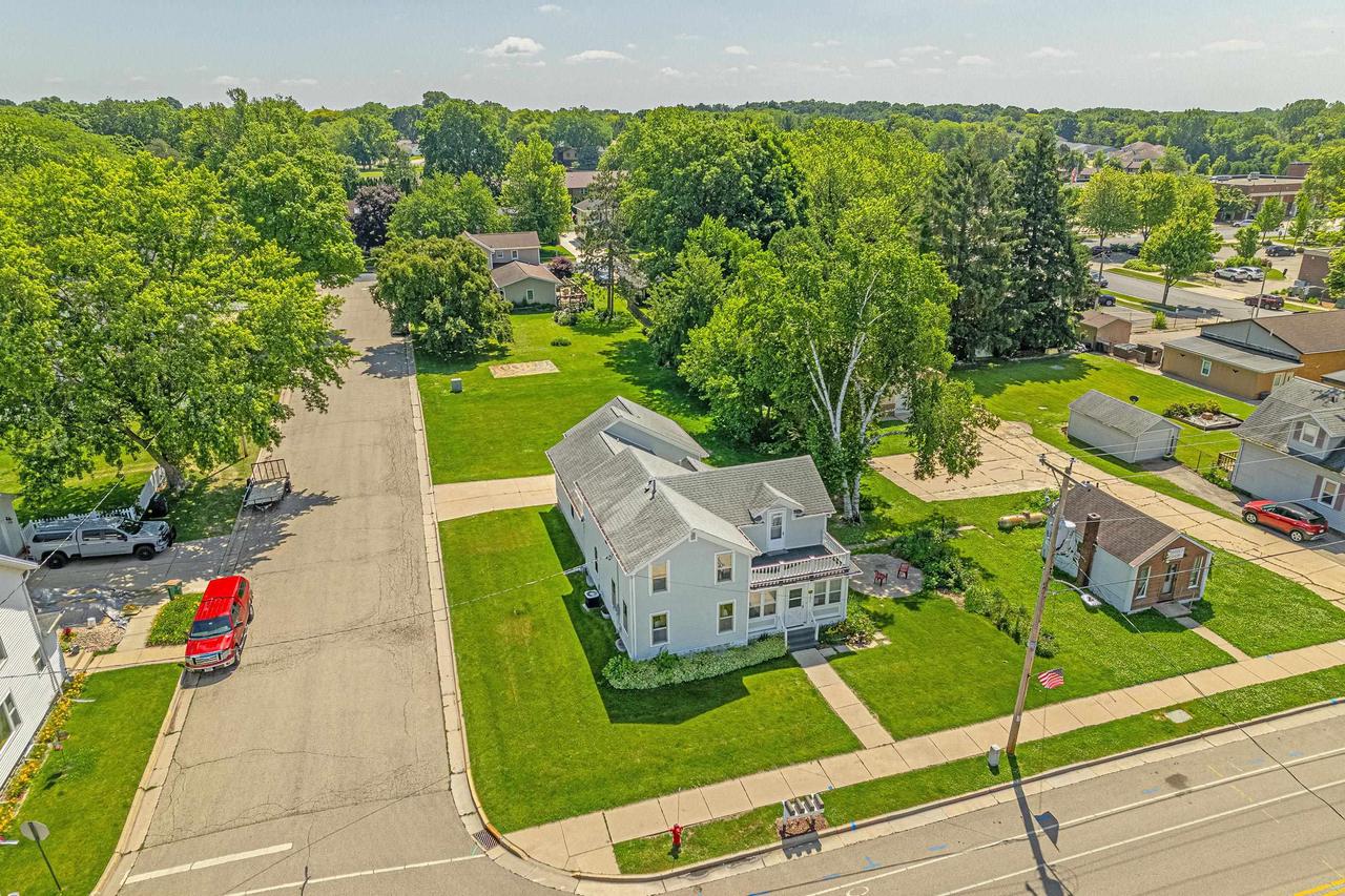 5803 Main St, Mcfarland, WI 53558 - MLS 2000866 - Coldwell Banker