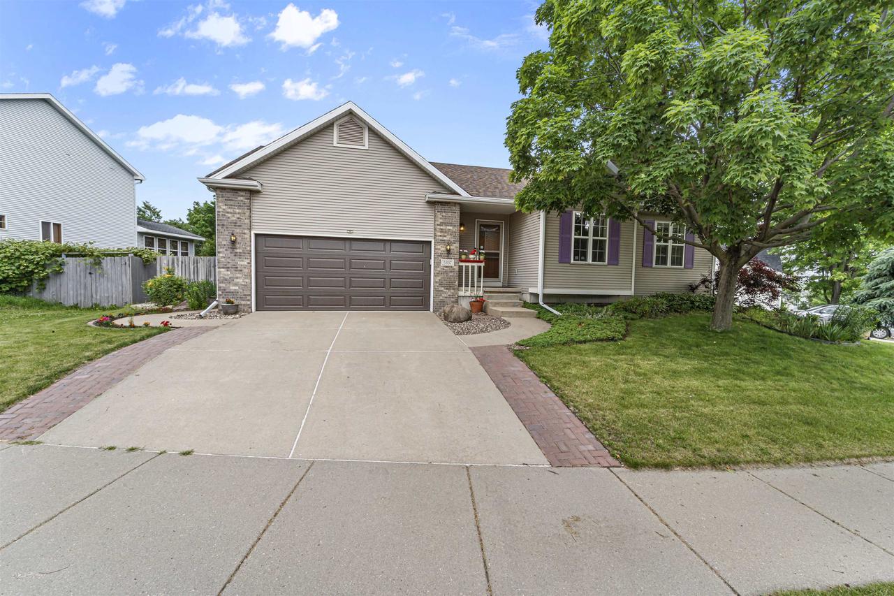 5337 Park Meadow Dr, Madison, WI 53704 - MLS 2002552 - Coldwell Banker