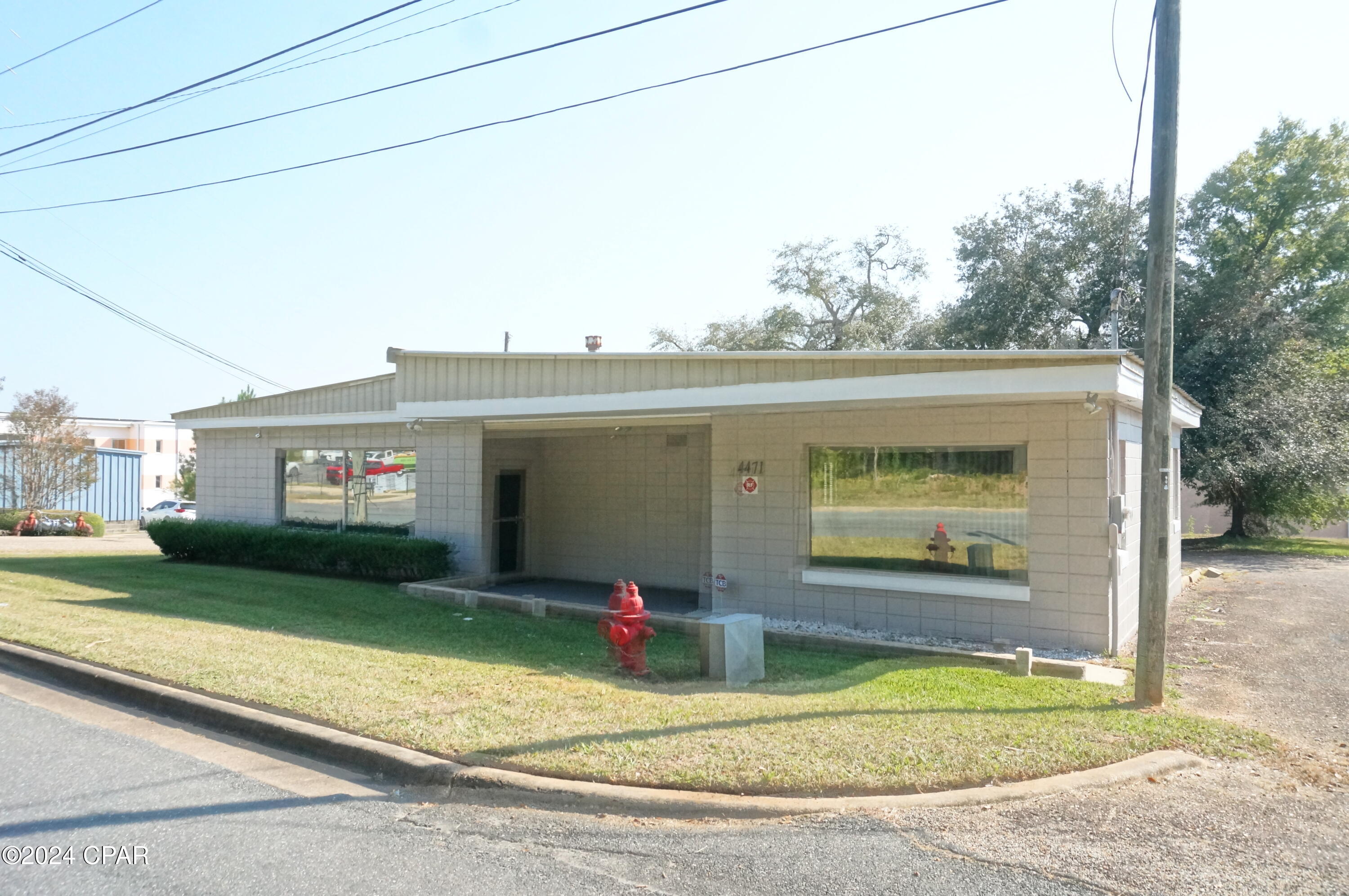 4471 Clinton St, Marianna, FL 32446 - MLS 764965 - Coldwell Banker
