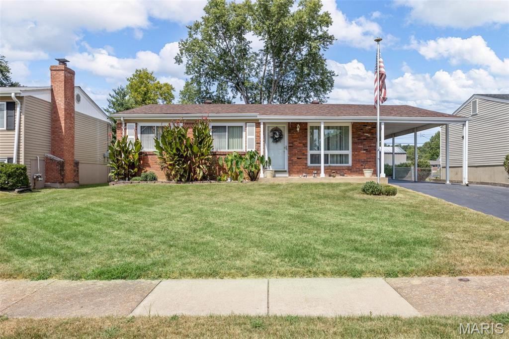 11825 Brookmont Dr, Maryland Heights, MO 63043 - MLS 25056742 - Coldwell Banker