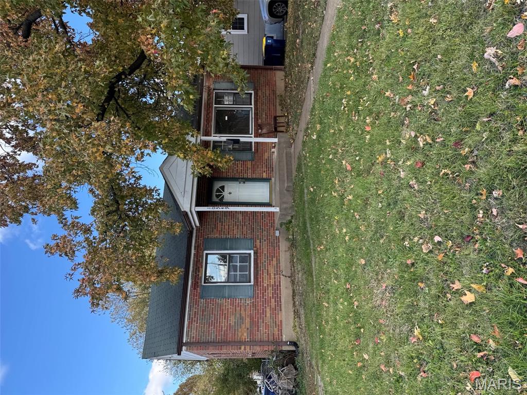 10549 St Philip Ln, Saint Ann, MO 63074 - MLS 25076044 - Coldwell Banker