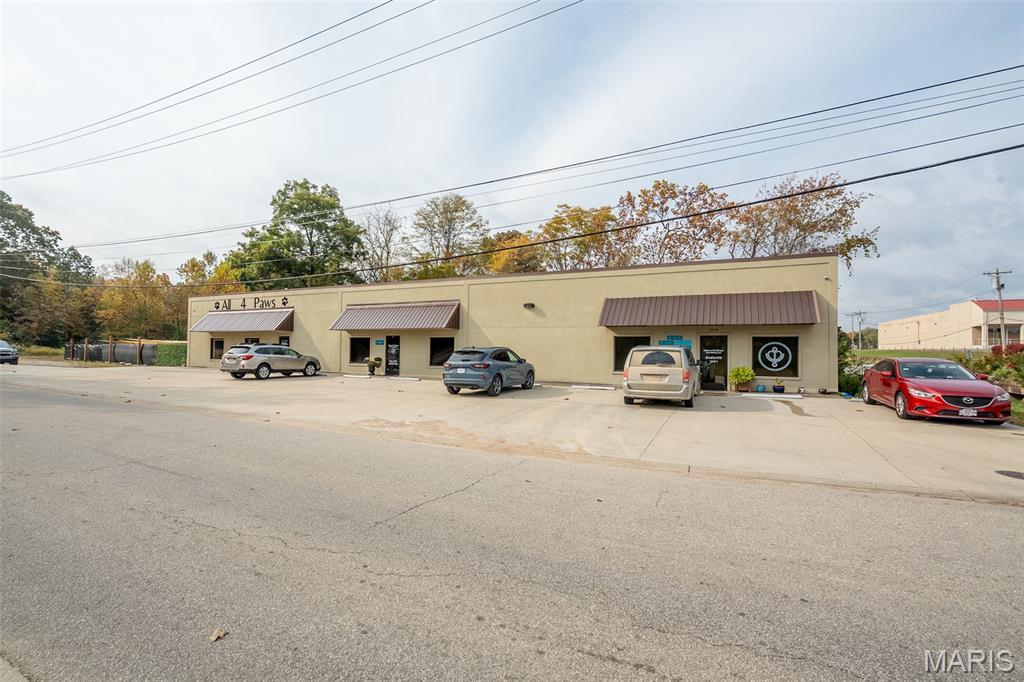 1600 W Maud, Poplar Bluff, MO 63901 - MLS 25076249 - Coldwell Banker