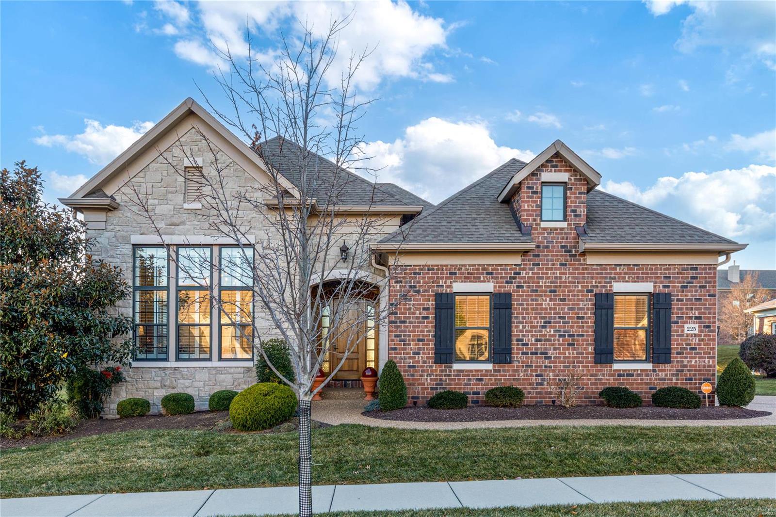 225 Mulberry Row Ct, Creve Coeur, MO 63141 - MLS 24074426 - Coldwell Banker