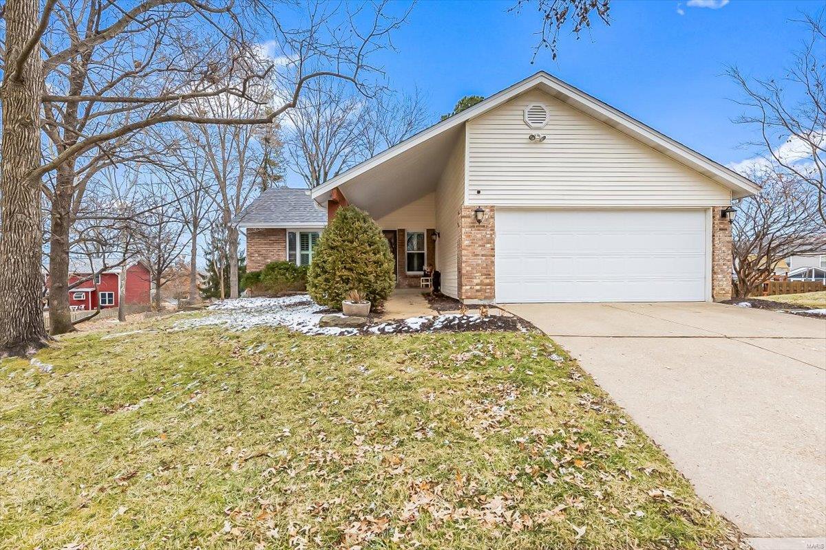 12208 Autumn Dale Ct, Maryland Heights, MO 63043 - MLS 25003390 ...