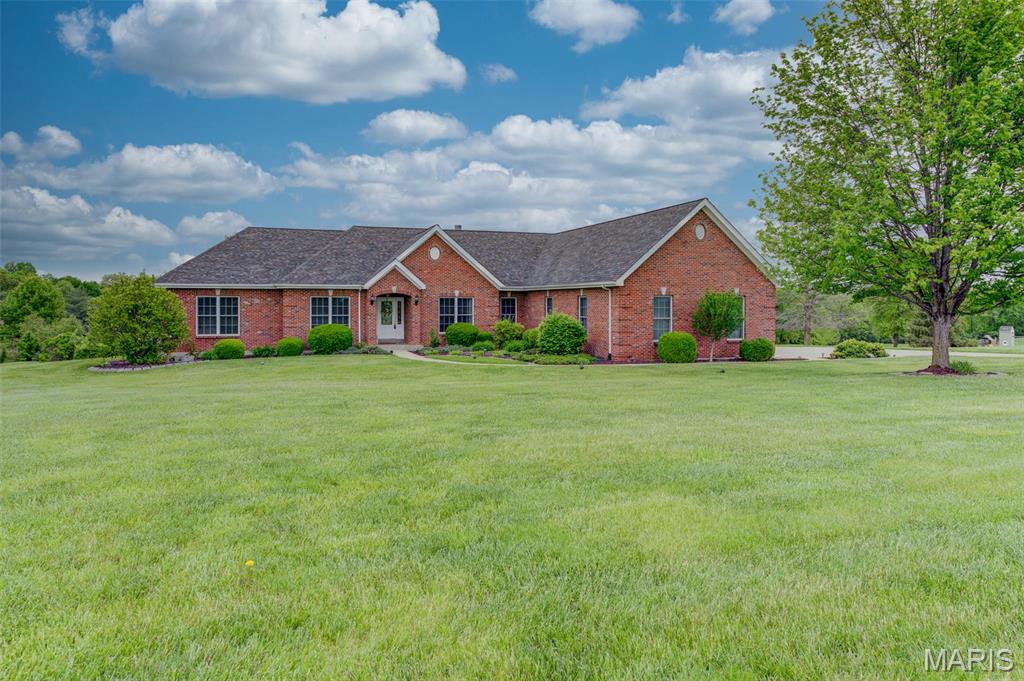 120 Brook Hill Ln, Troy, MO 63379 - MLS 25007141 - Coldwell Banker