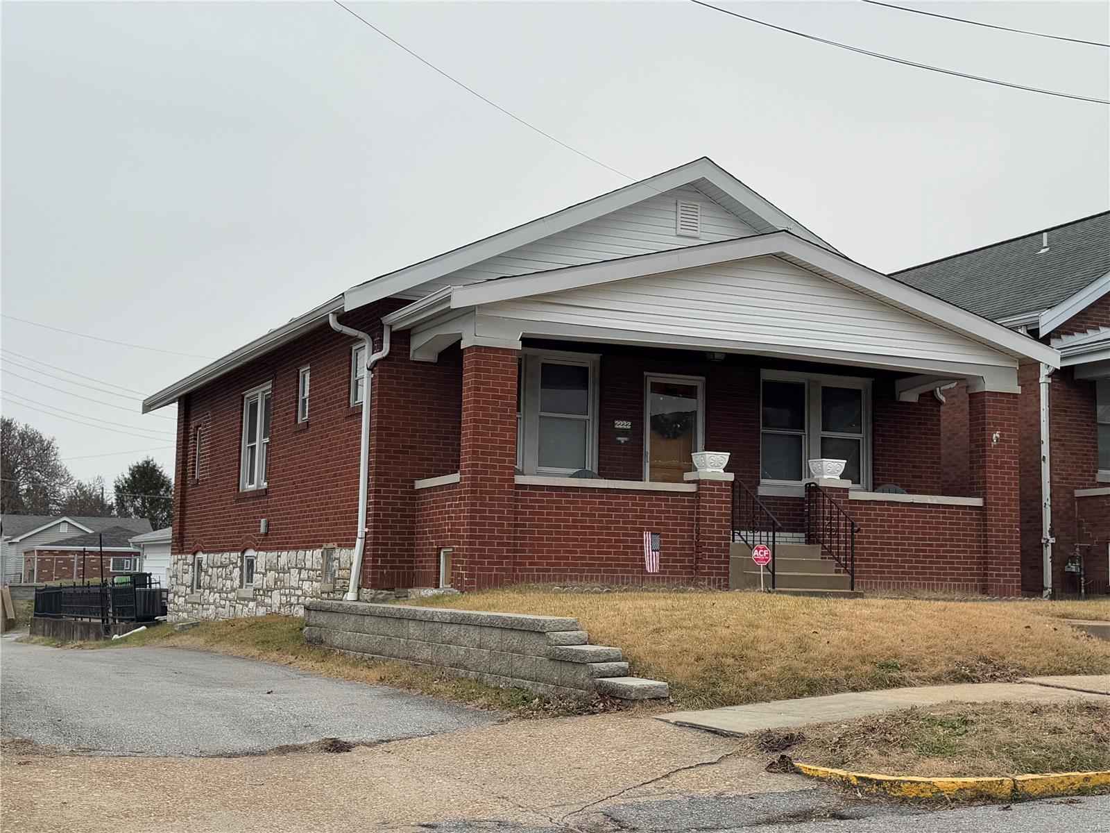2222 Macklind Ave, Saint Louis, MO 63110 - MLS 25007688 - Coldwell Banker