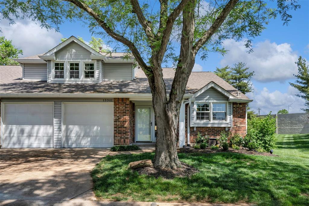 13301 Woodlake Village Ct, Chesterfield, MO 63141 - MLS 25033692 ...
