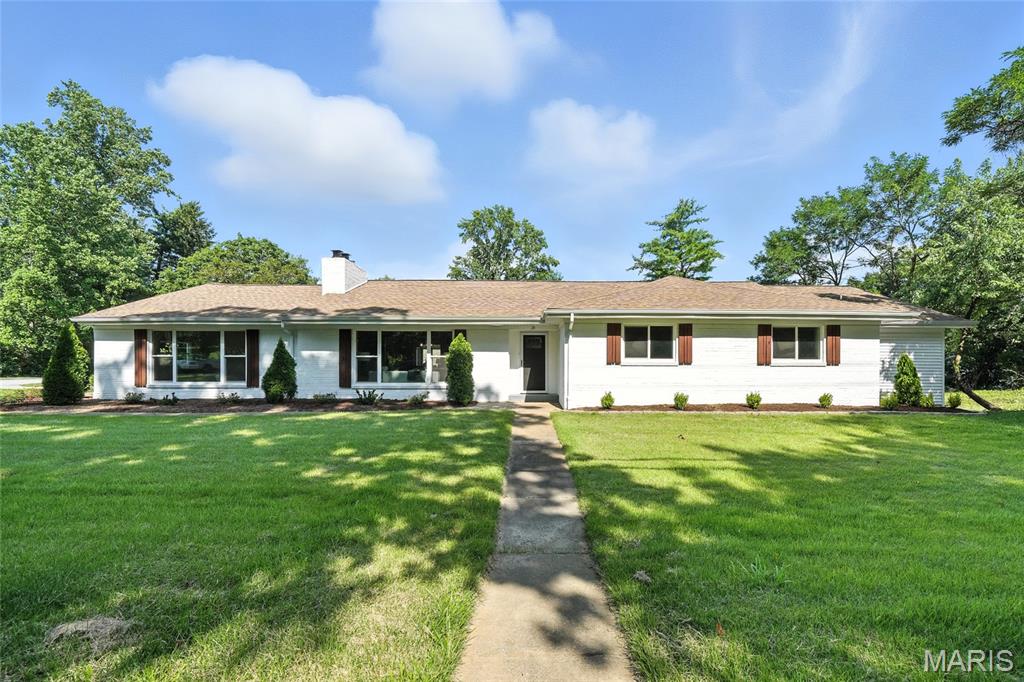 29 Chaminade Dr, MO 63141 - MLS 25047461 - Coldwell Banker