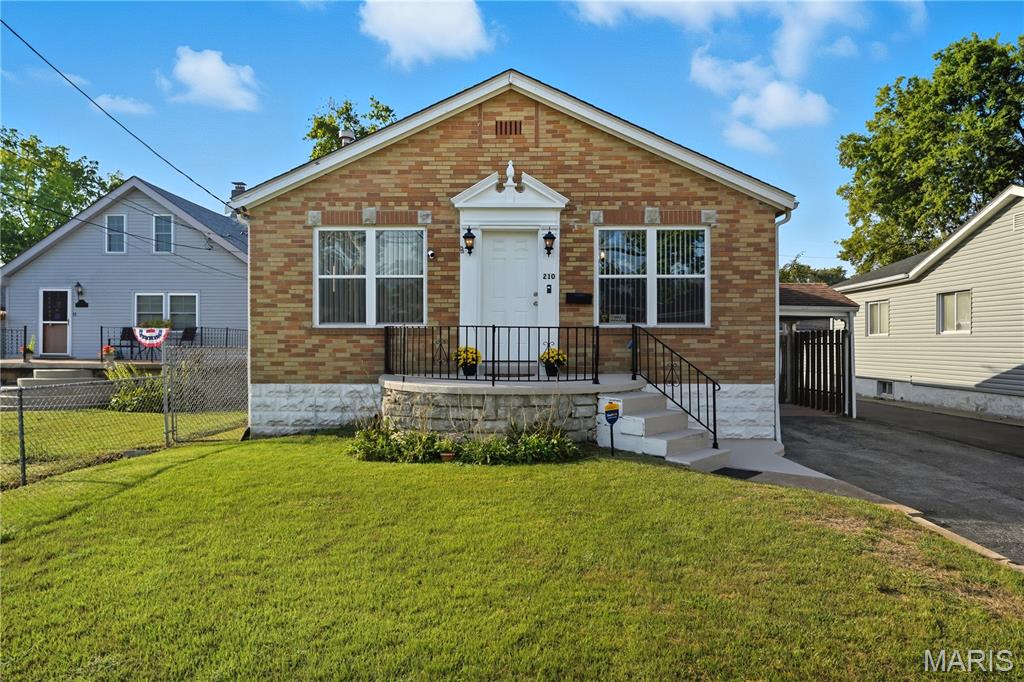 210 W Felton Ave, Saint Louis, MO 63125 - MLS 25065885 - Coldwell Banker