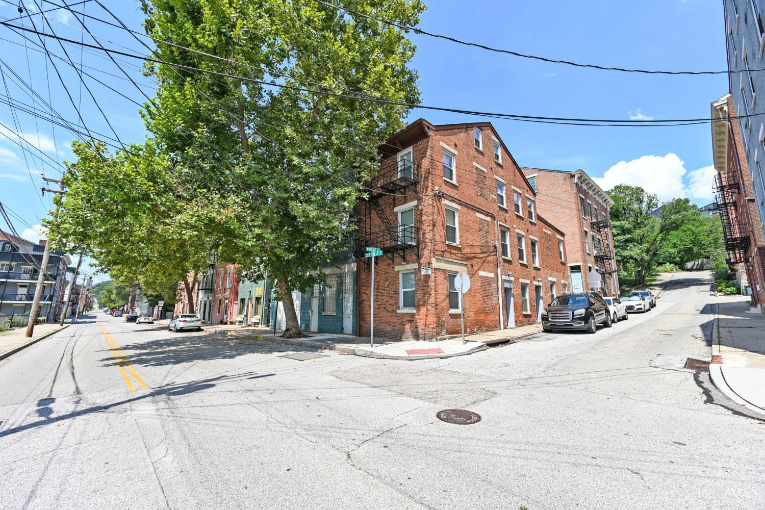 226 E Clifton Ave, Cincinnati, OH 45202 - MLS 1850845 - Coldwell Banker