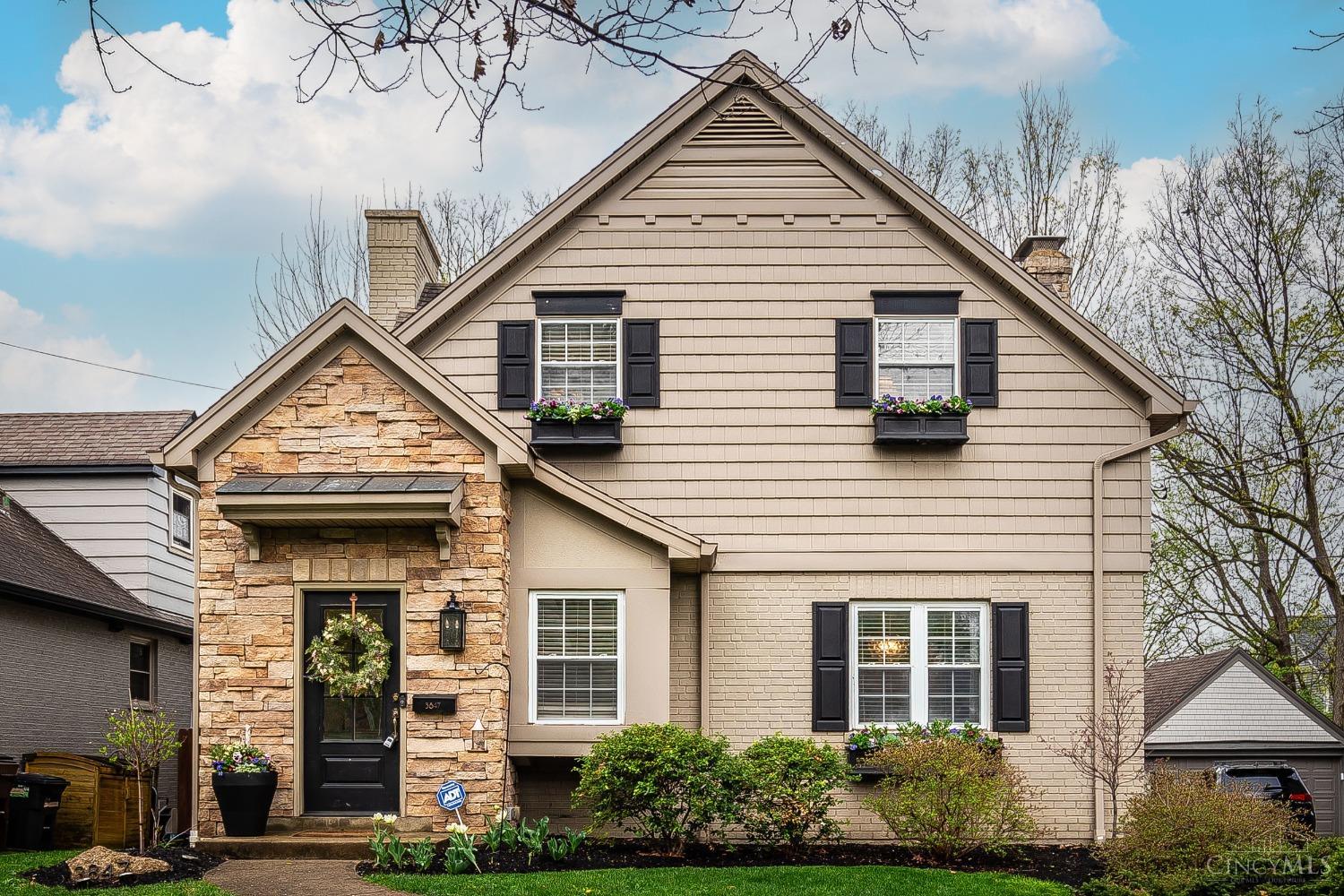 3847 Homewood Rd, Mariemont, OH 45227 - MLS 1835440 - Coldwell Banker