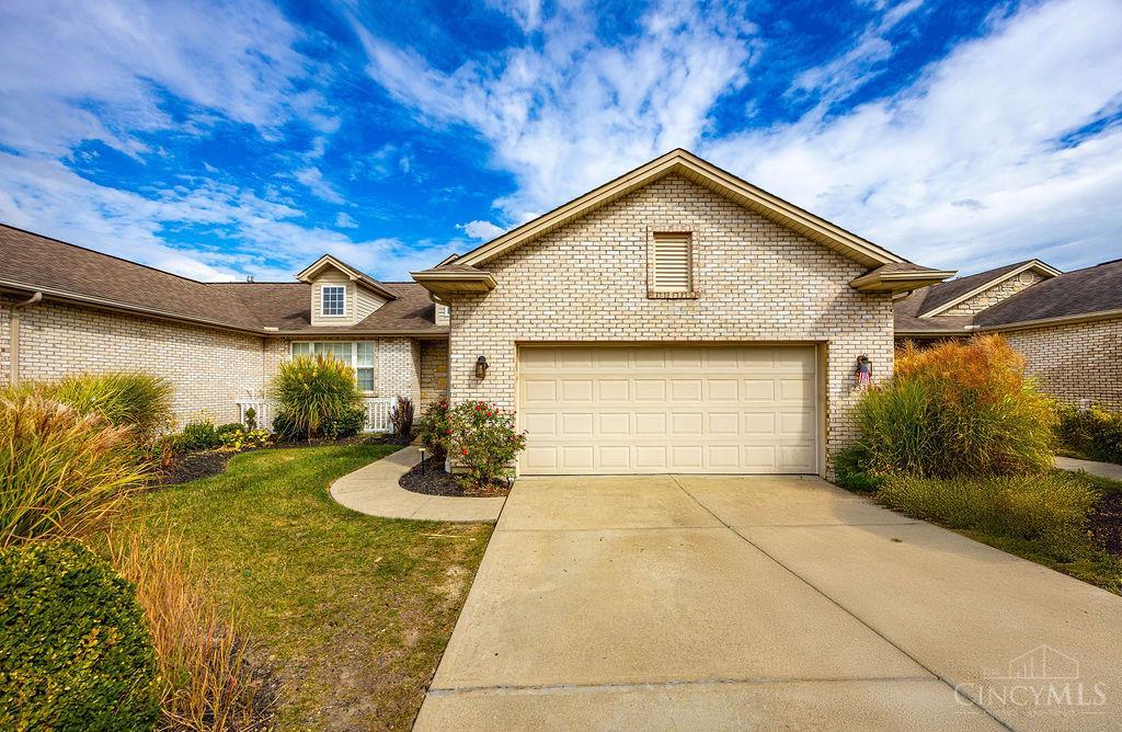 2332 Castle Pines Ct, Hamilton, OH 45013 - MLS 1857688 - Coldwell Banker