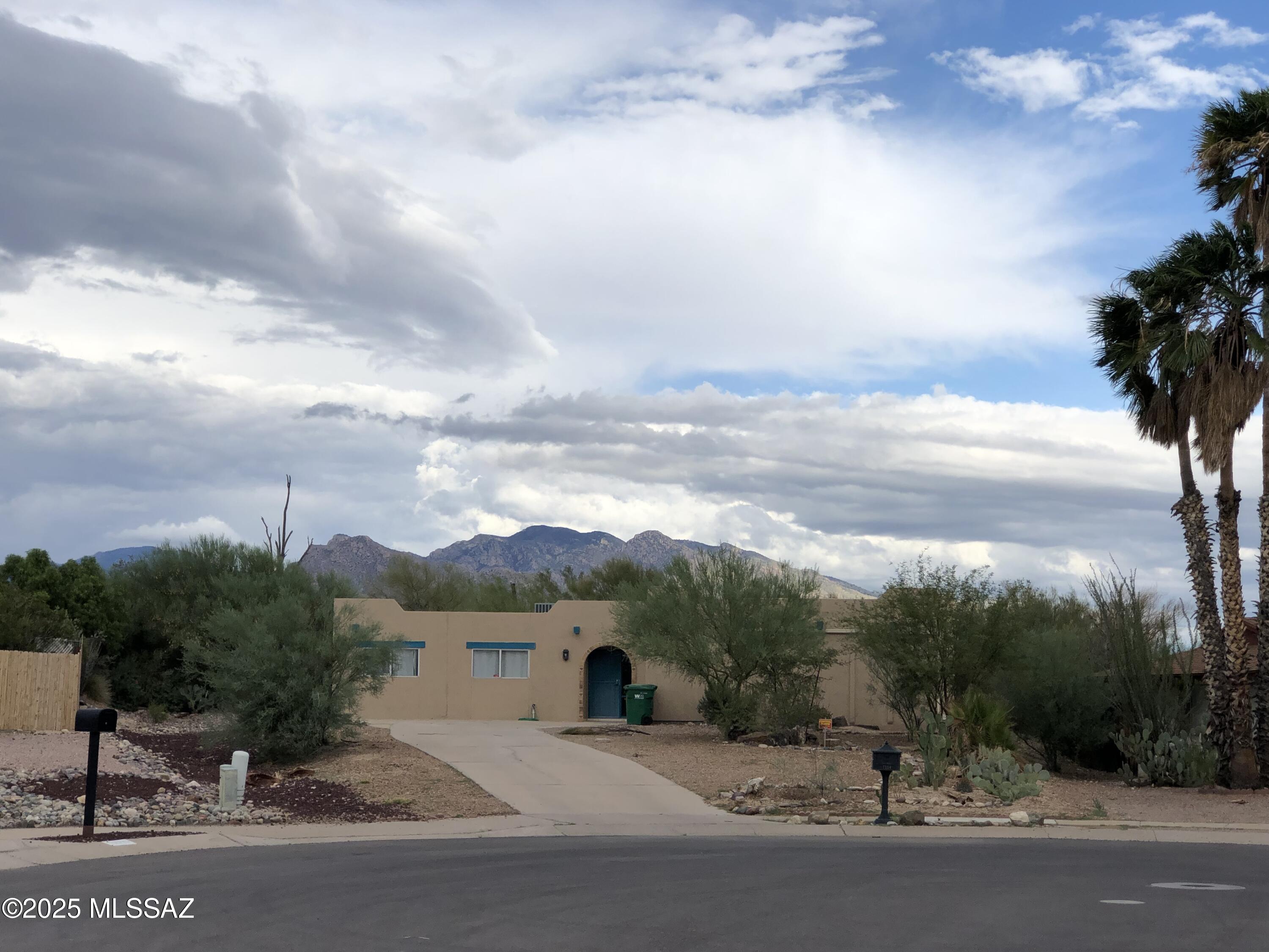 7310 N Sunny Ridge Pl, Tucson, AZ 85741 - MLS 22524713 - Coldwell Banker