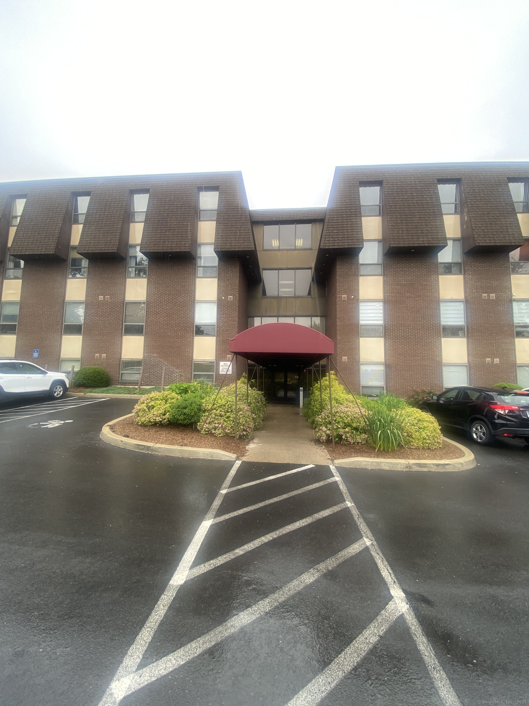 57 North St #STE 118, Danbury, CT 06810 - MLS 24102477 - Coldwell Banker