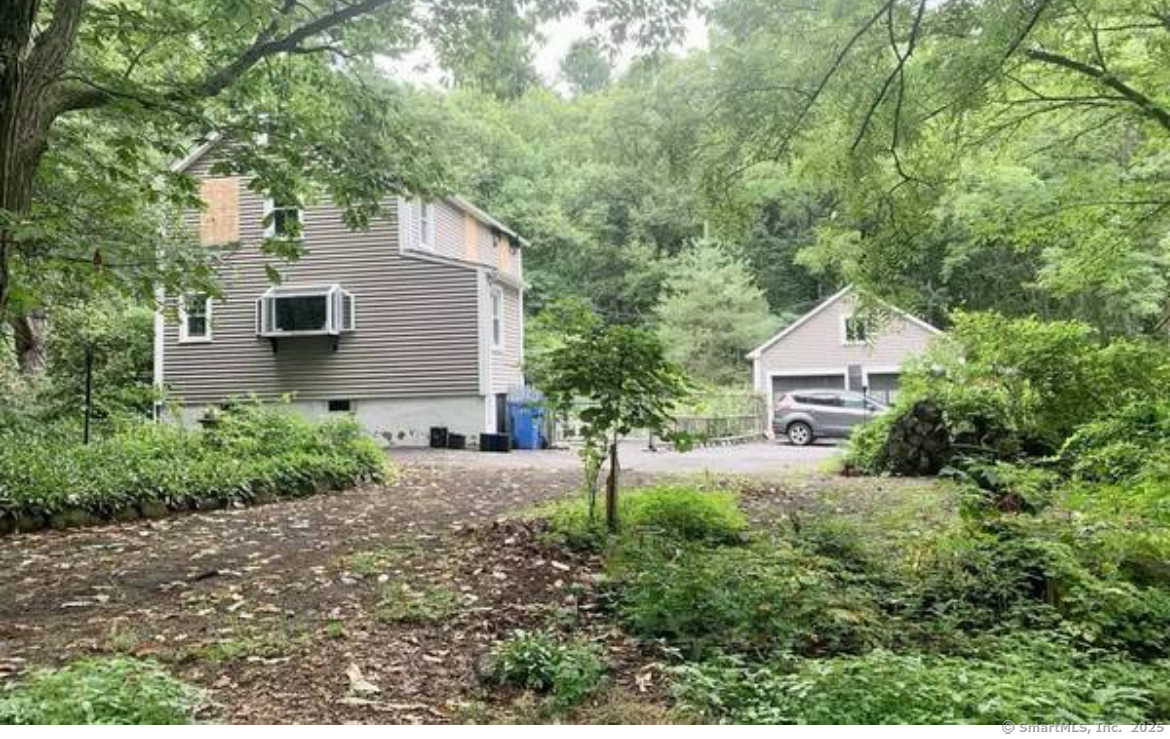 1020 Wintergreen Ave, Hamden, CT 06514 - MLS 24106815 - Coldwell Banker