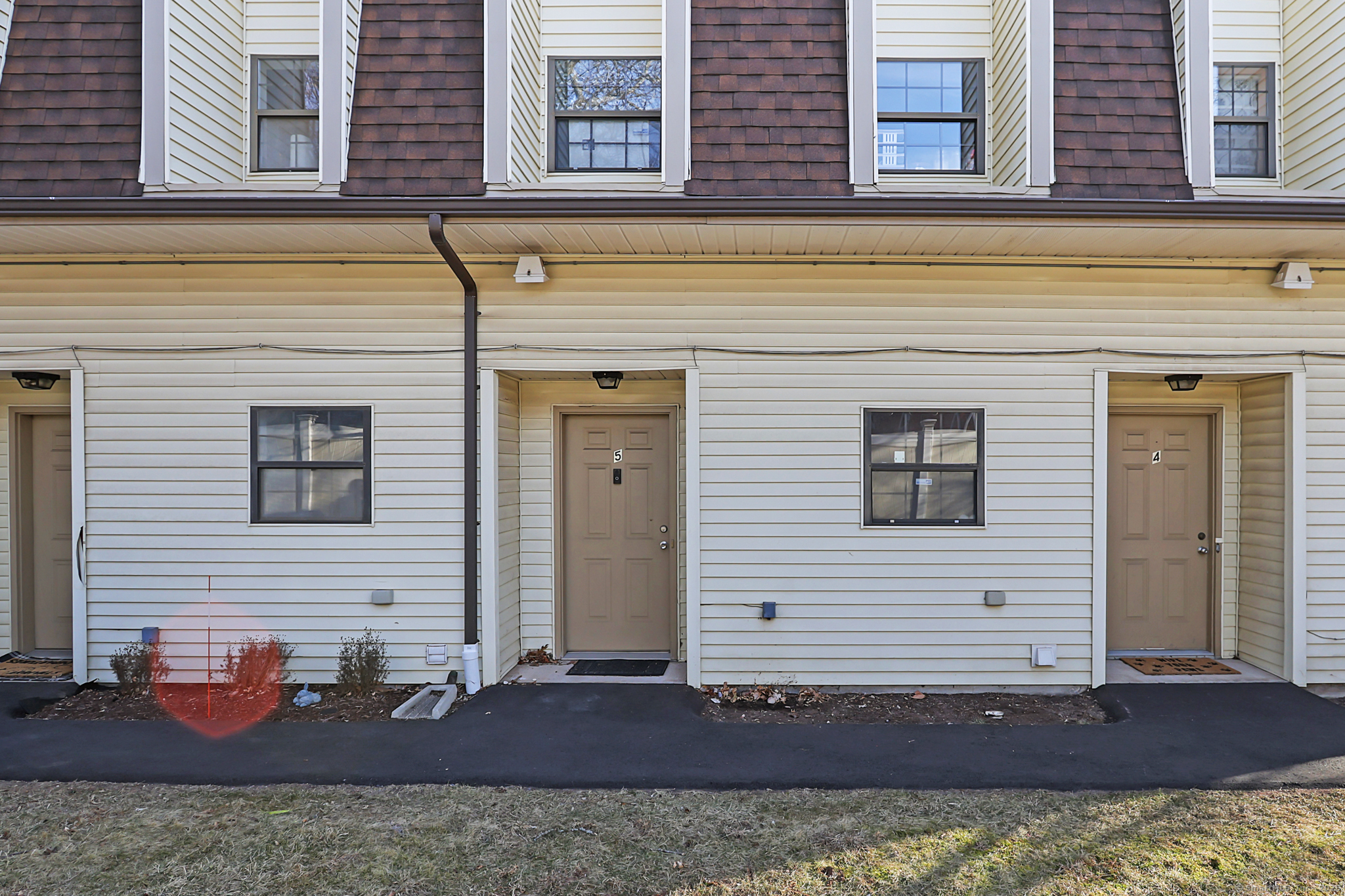 268 Lawlor St #APT 5, New Britain, CT 06051 - MLS 24068574 - Coldwell ...
