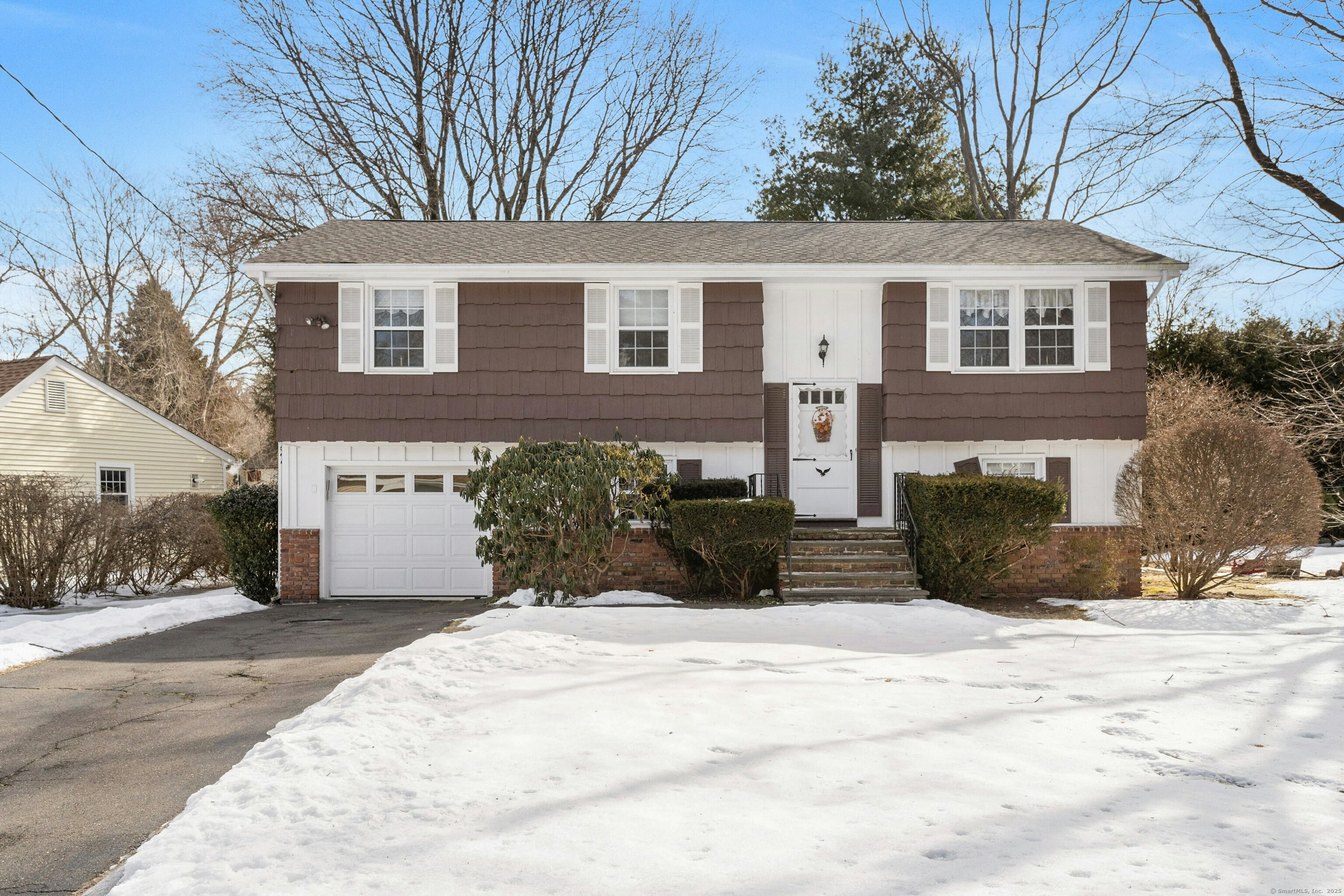 27 Barmore Dr W, Stamford, CT 06905 - MLS 24073937 - Coldwell Banker