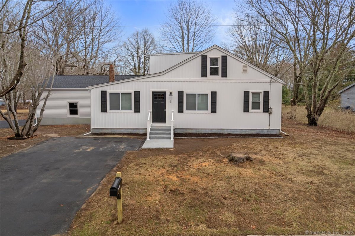 7 Center Rd, Waterford, CT 06385 - MLS 24081731 - Coldwell Banker