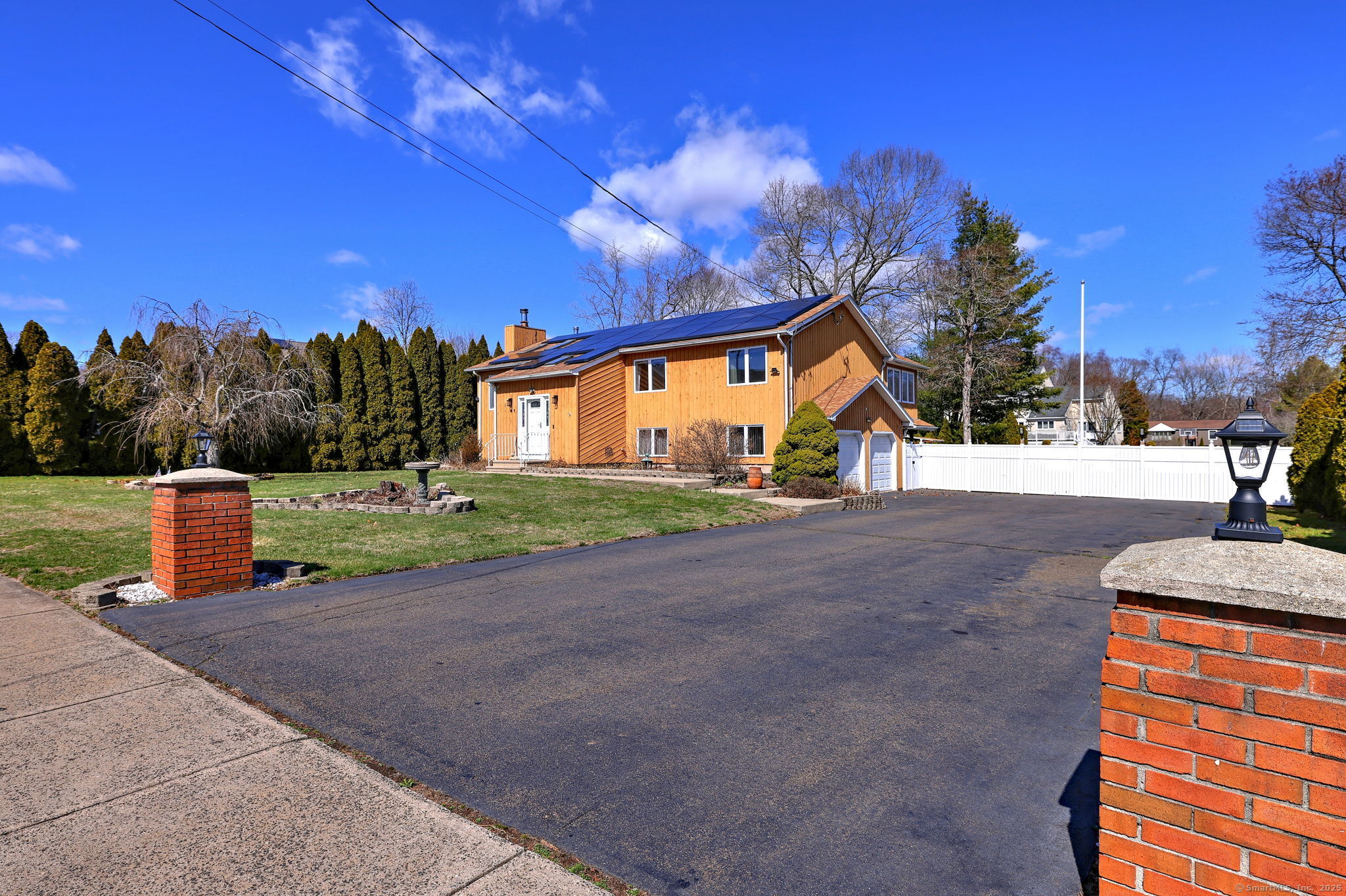 41 Angela Dr, East Haven, CT 06512 - MLS 24081773 - Coldwell Banker