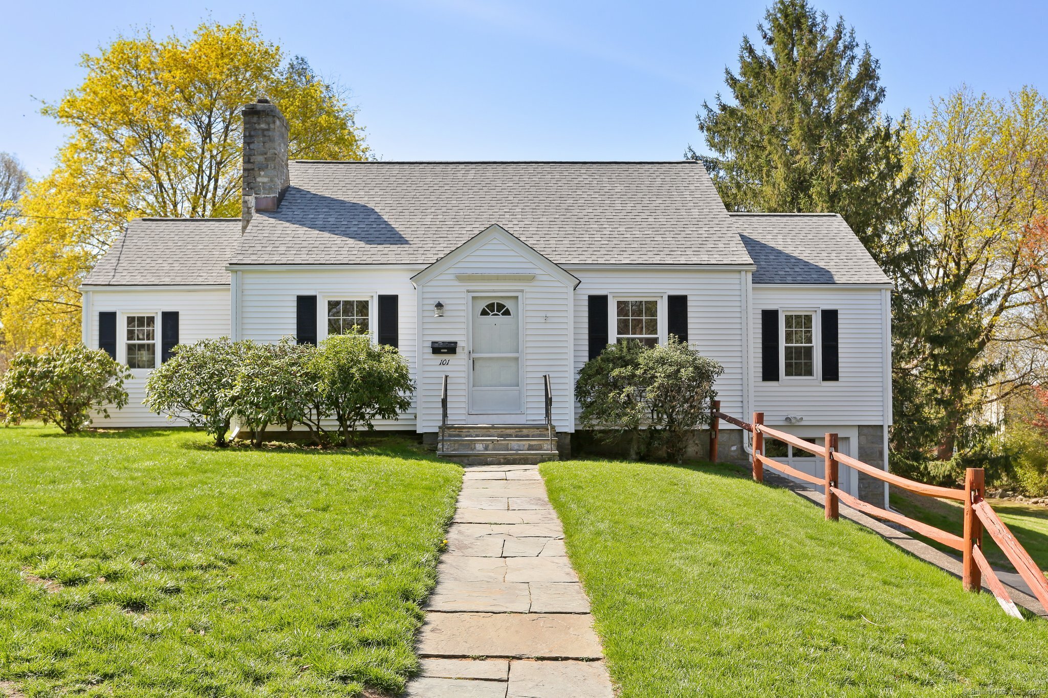 101 Killian Ave, Trumbull, CT 06611 - MLS 24090330 - Coldwell Banker