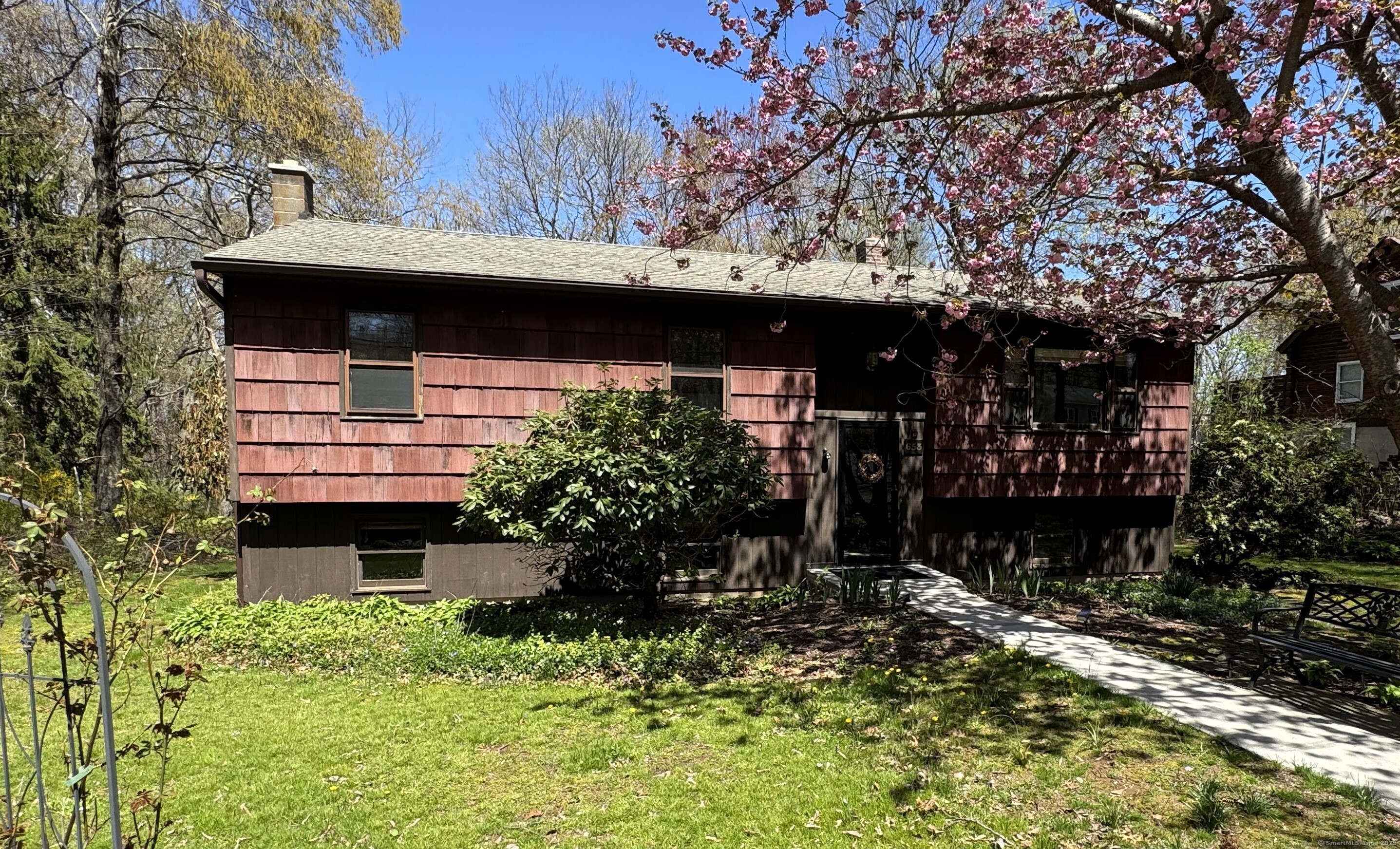 653 Andrew Mountain Rd, Naugatuck, CT 06770 - MLS 24091335 - Coldwell ...
