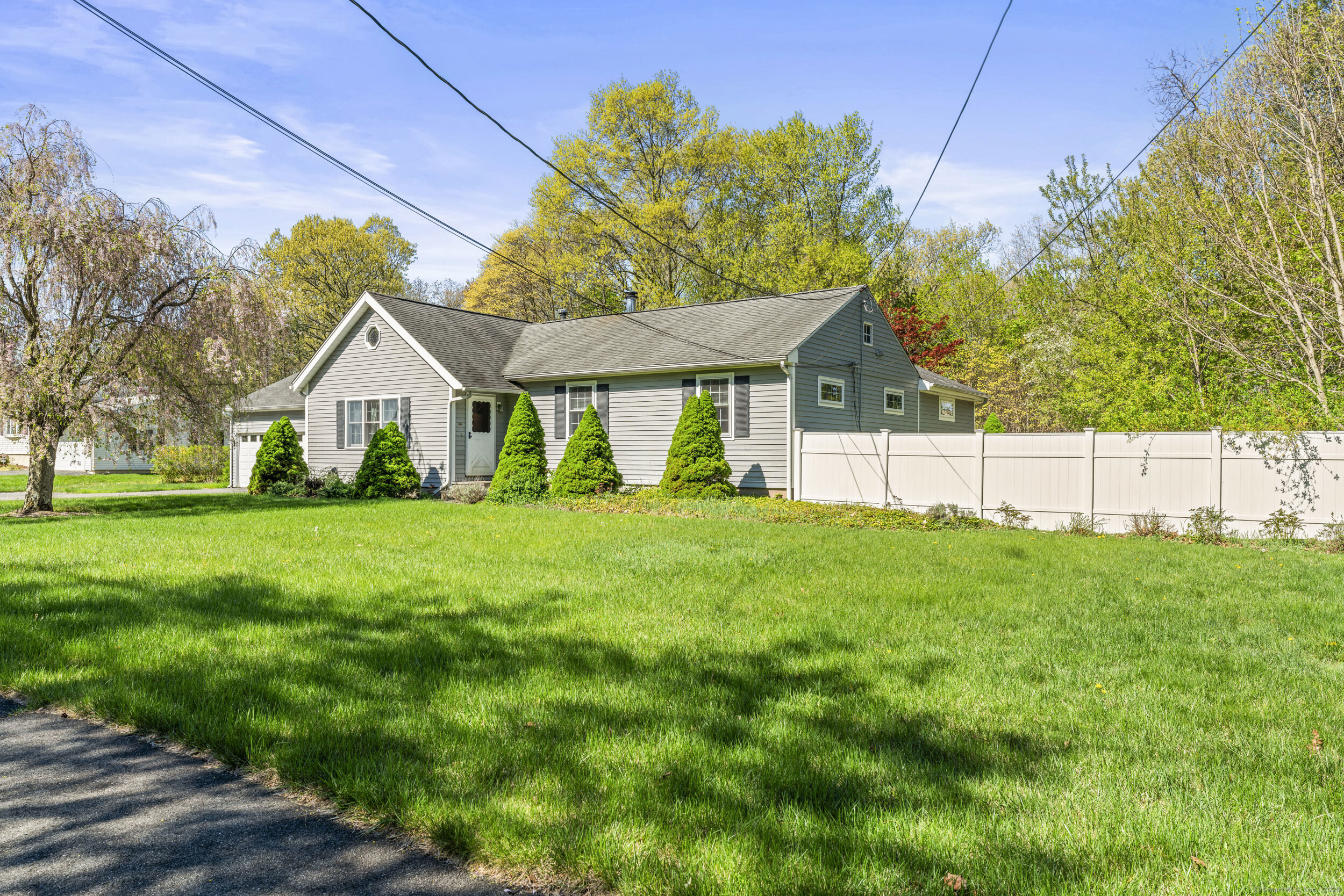 6 Robin Ct, North Haven, CT 06473 - MLS 24093860 - Coldwell Banker