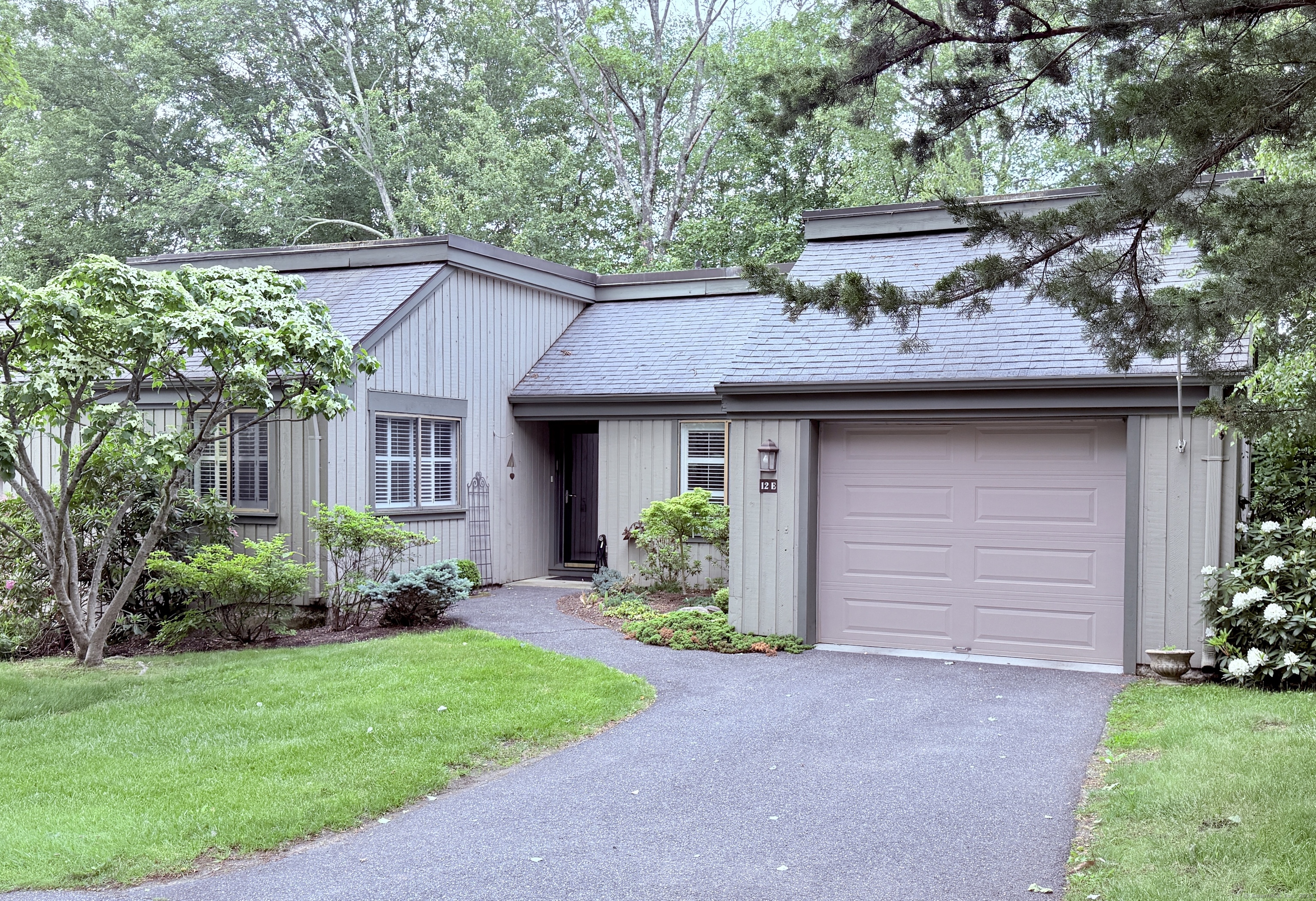 12 Heritage Crest #E, Southbury, CT 06488 - MLS 24101373 - Coldwell Banker