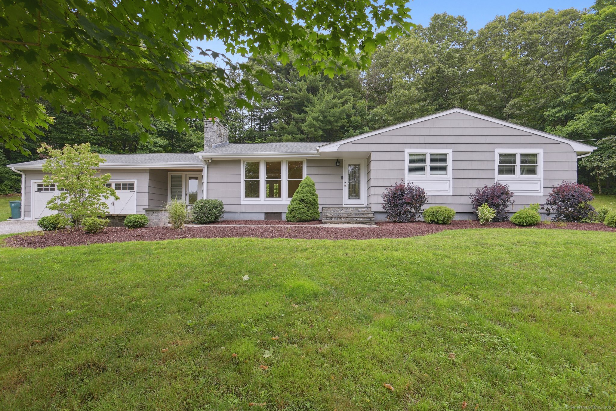40 Chestnut Ln, Hamden, CT 06518 - MLS 24105284 - Coldwell Banker